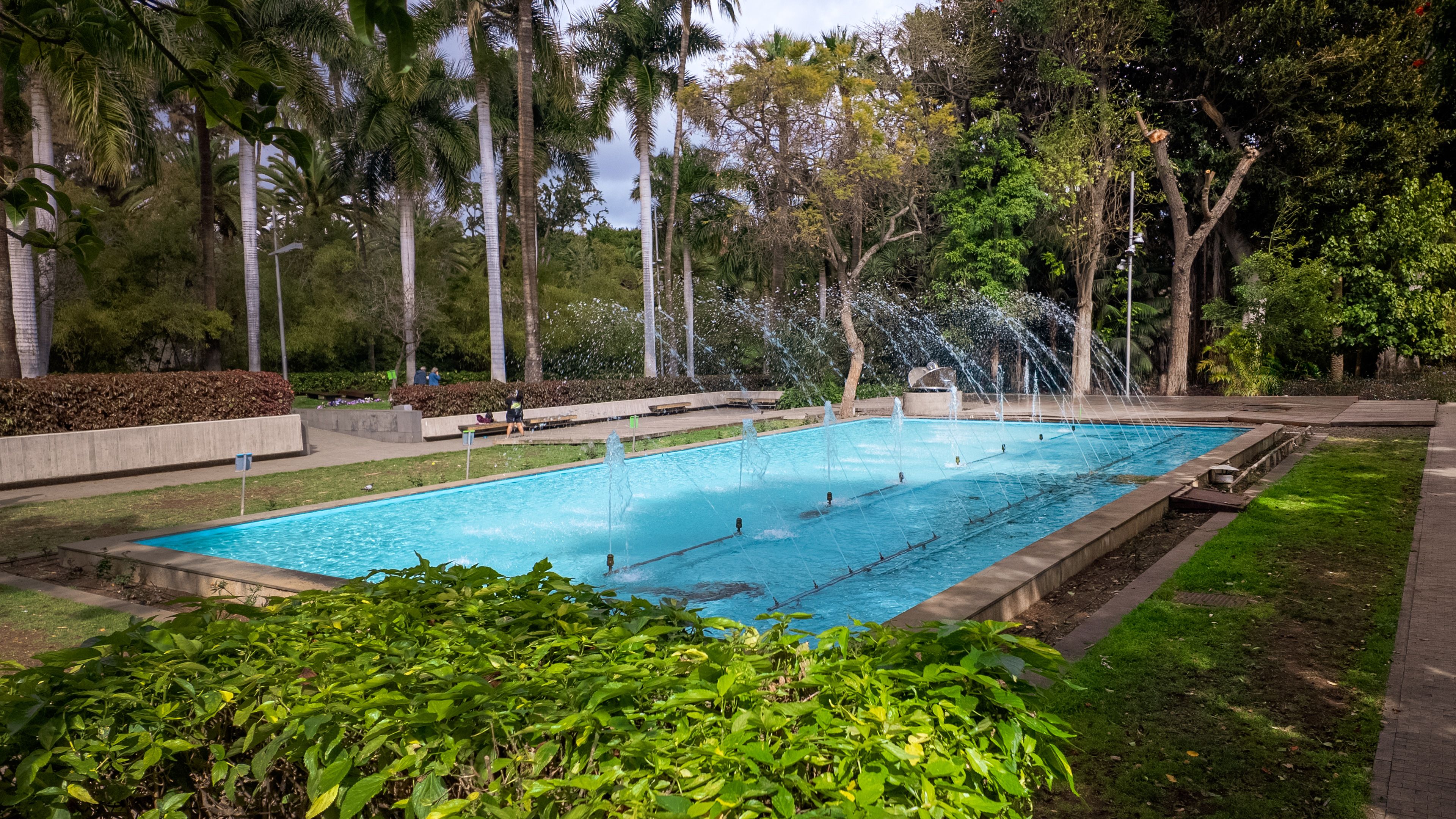 Fuente De La Paz En El Parque De Santa Cruz De Tenerife · Foto de stock ...