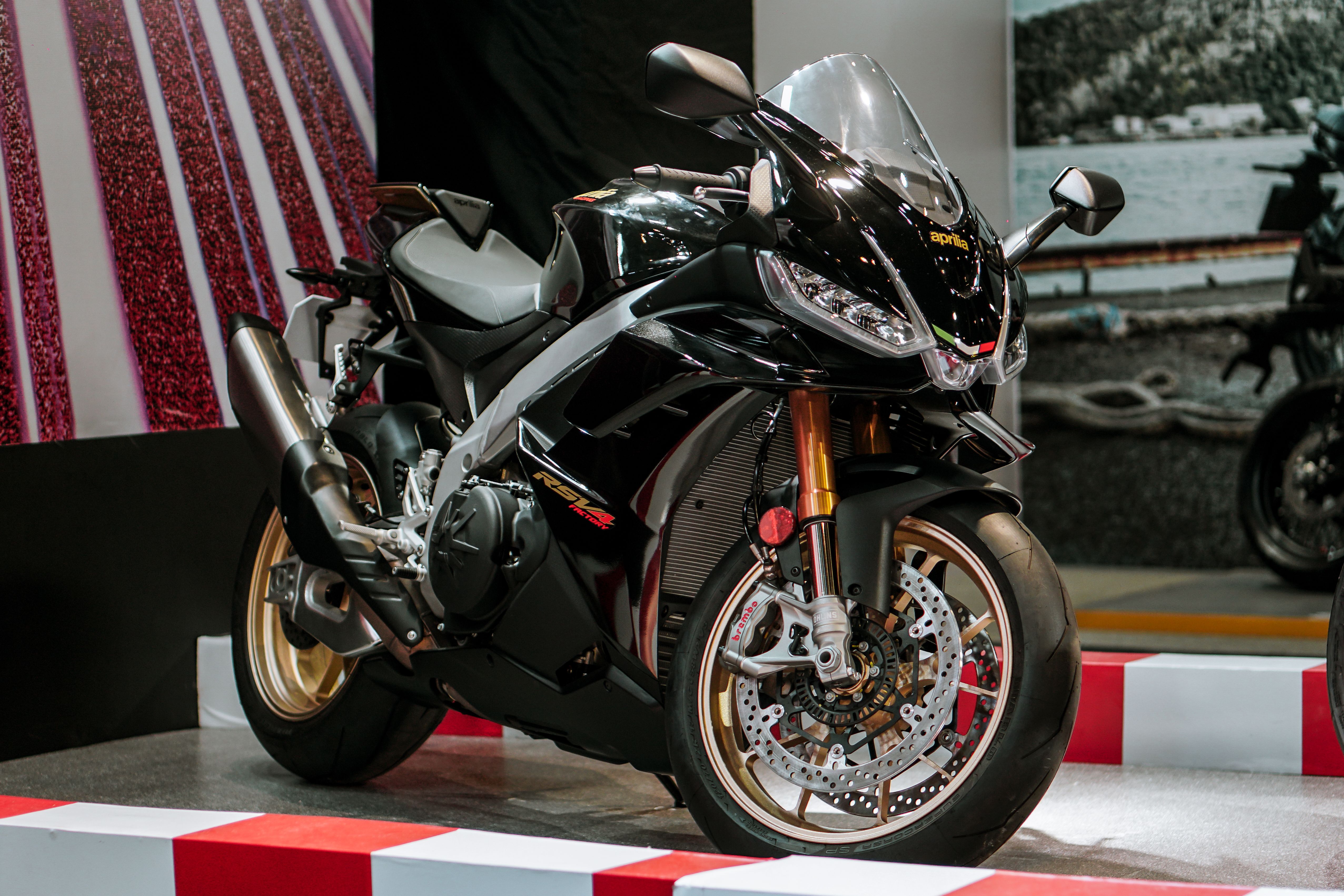 High-Performance Motorcycle on Display at Show · Free Stock Photo