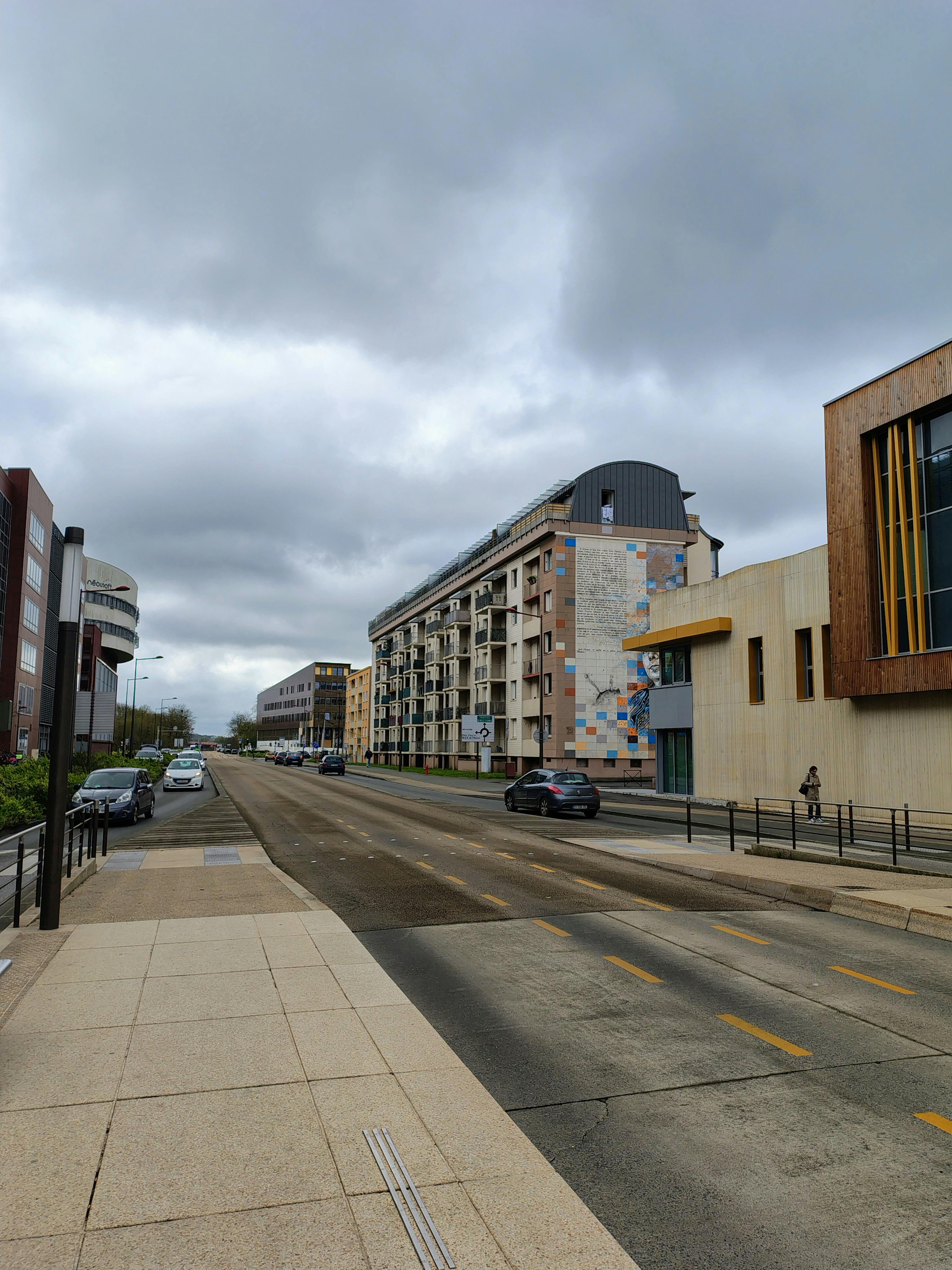 Modern Urban Street with Contemporary Buildings · Free Stock Photo