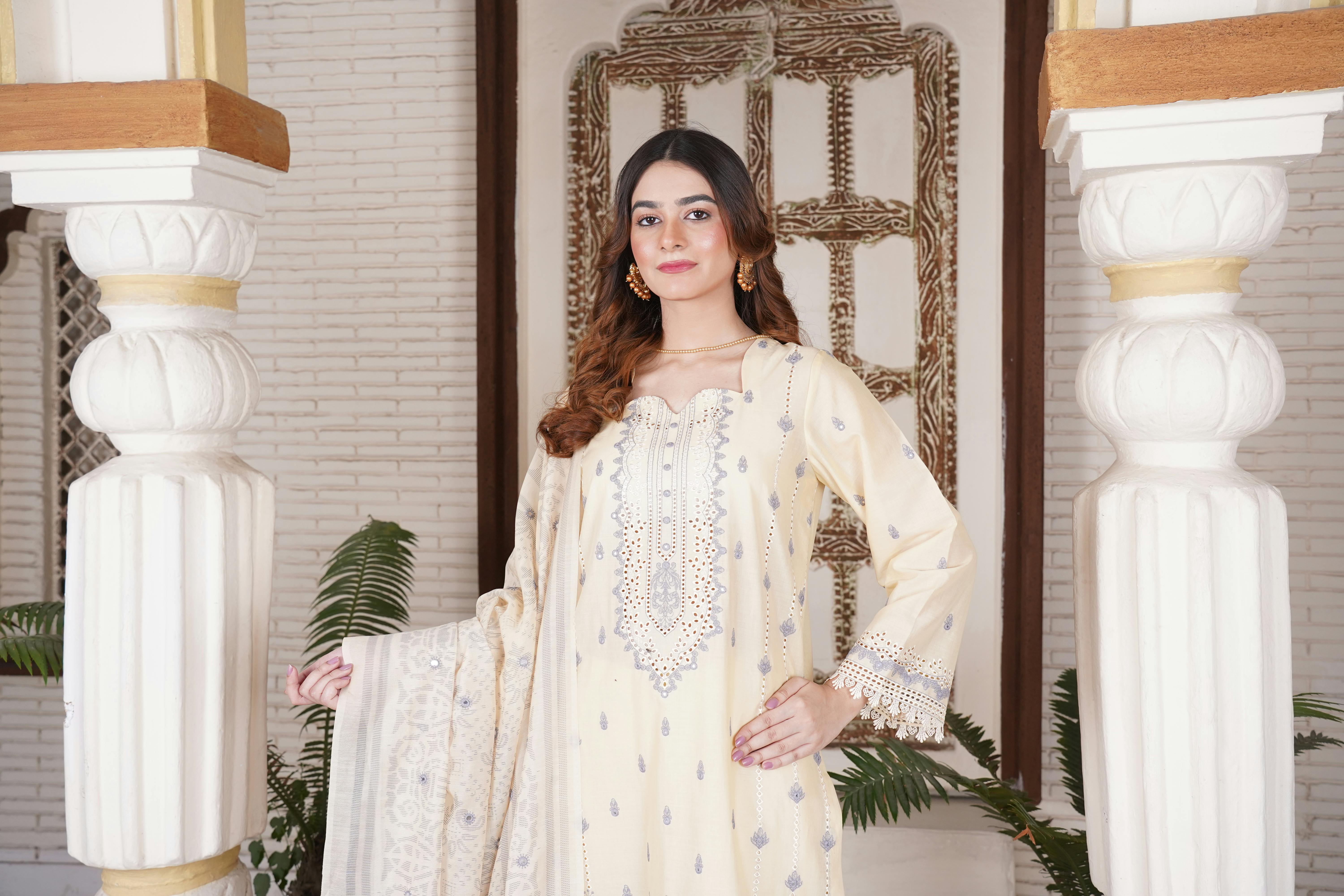 Elegant Eastern Wear Fashion in Lahore · Free Stock Photo
