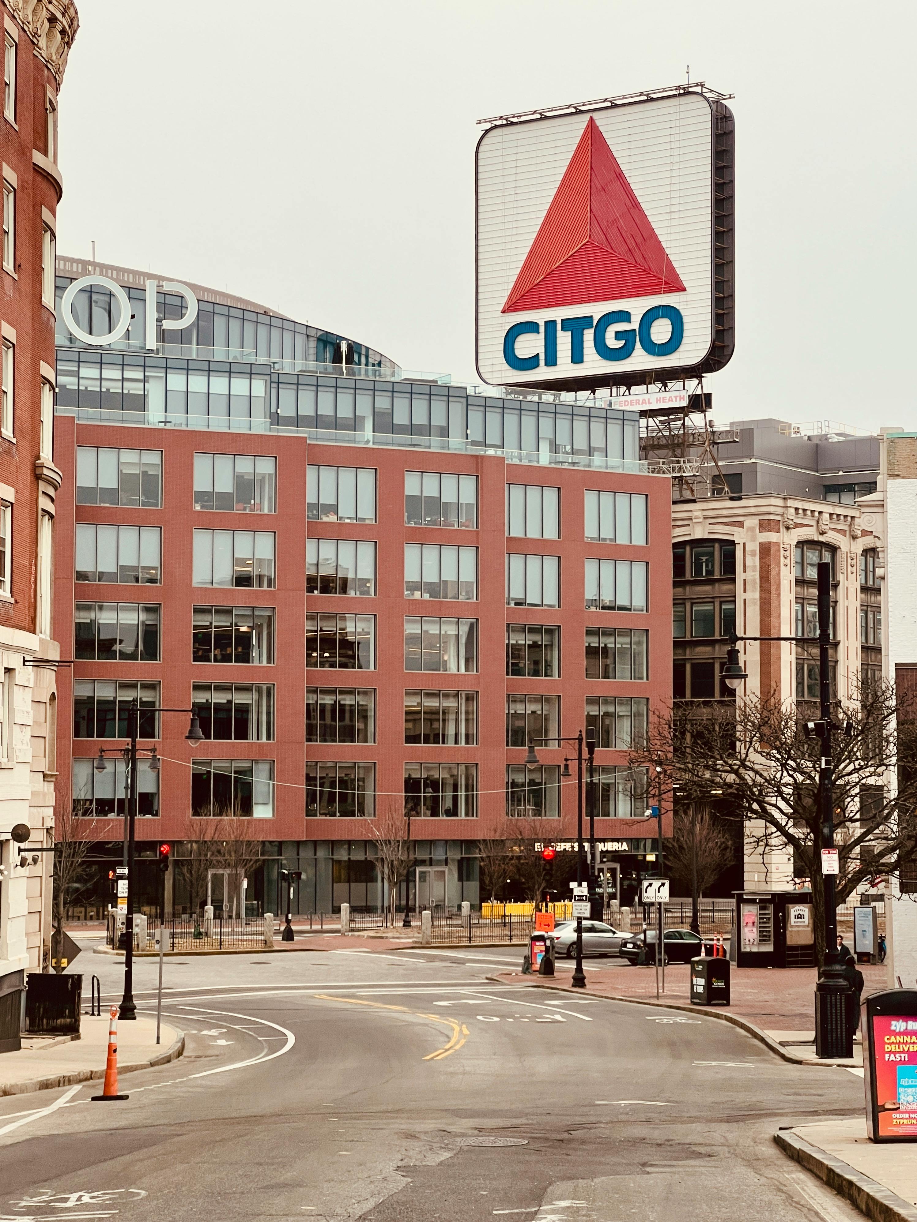 Iconic CITGO Sign in Urban Scene · Free Stock Photo