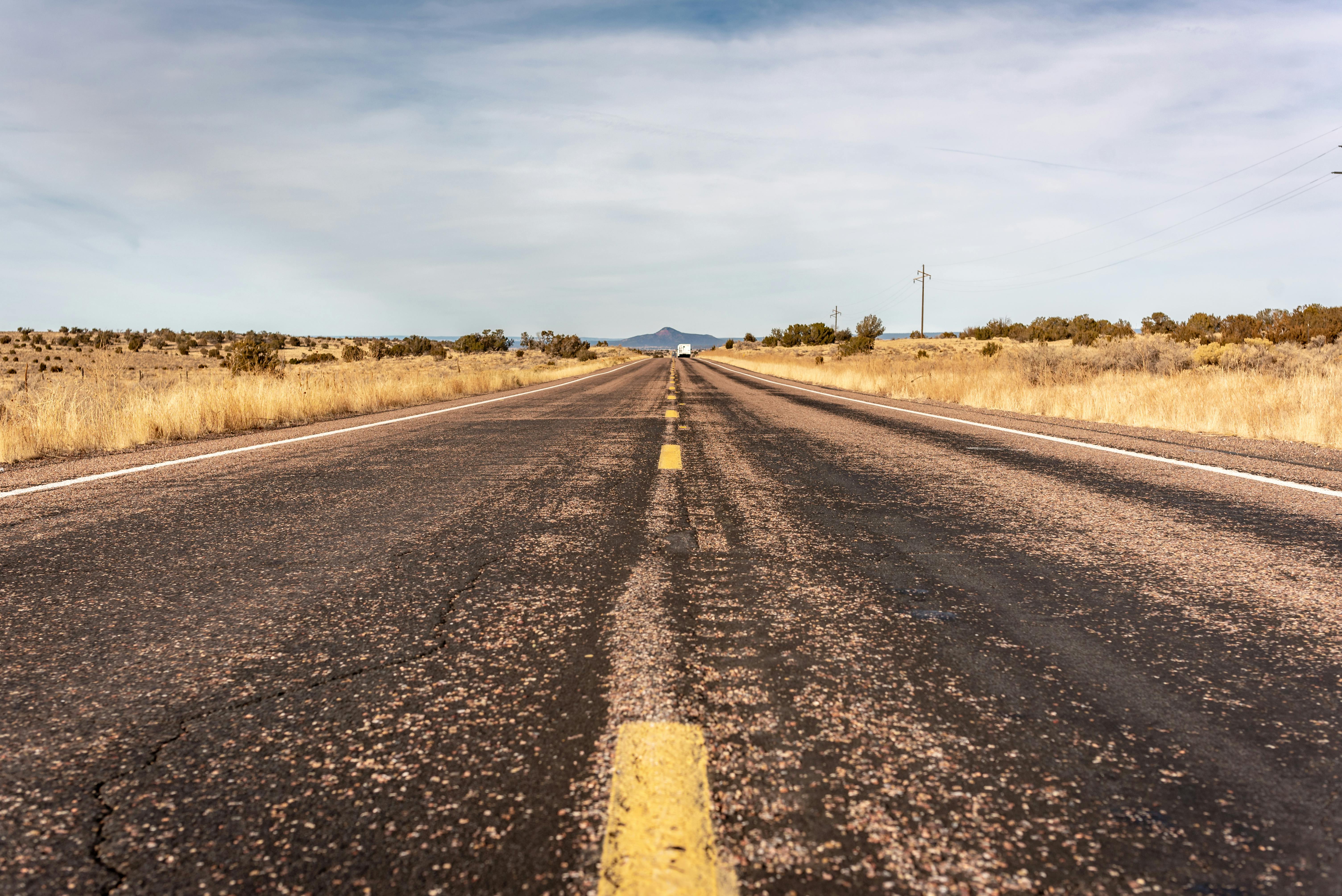Expansive Desert Highway in Arizona · Free Stock Photo