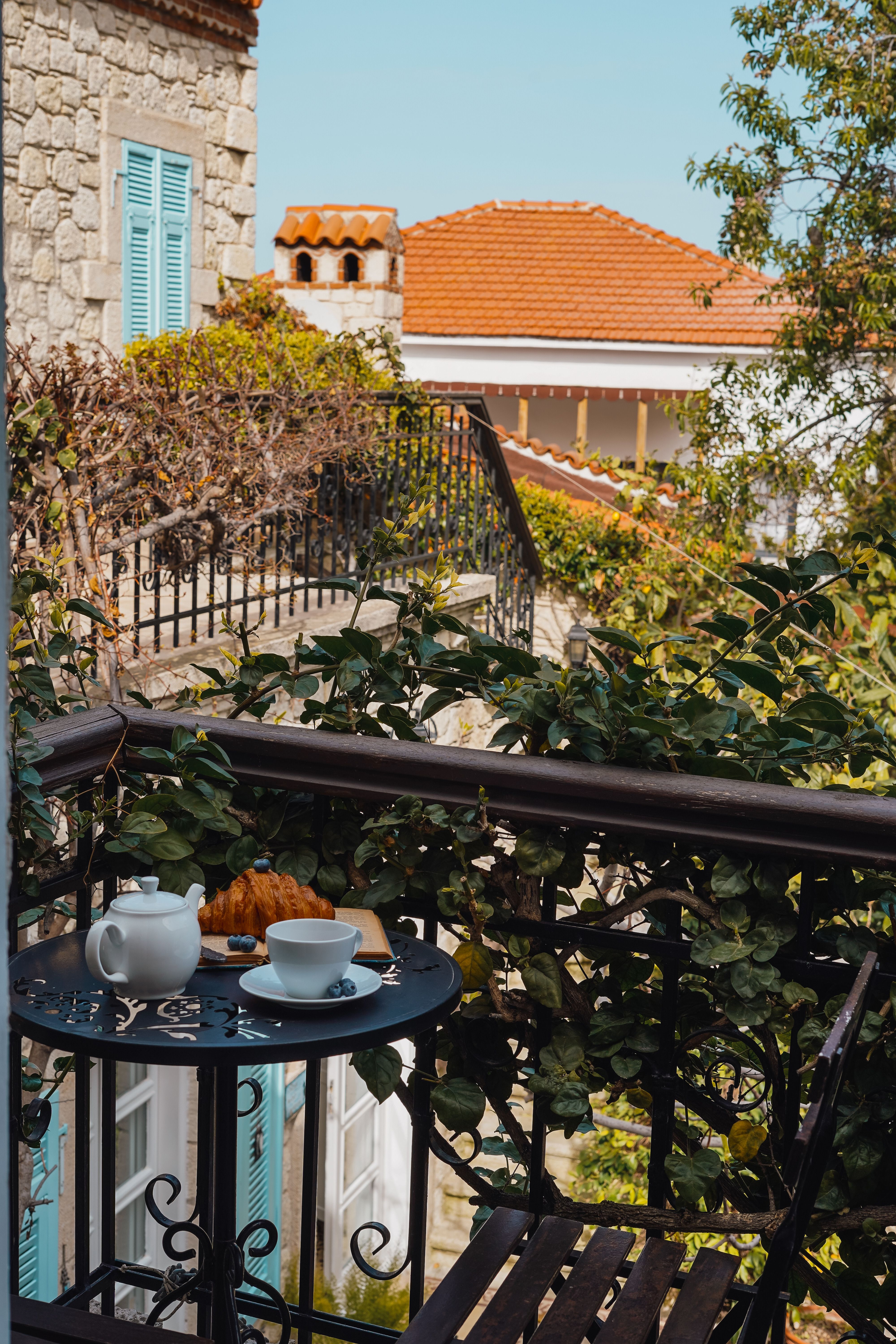 Charming Mediterranean Balcony with Breakfast View · Free Stock Photo