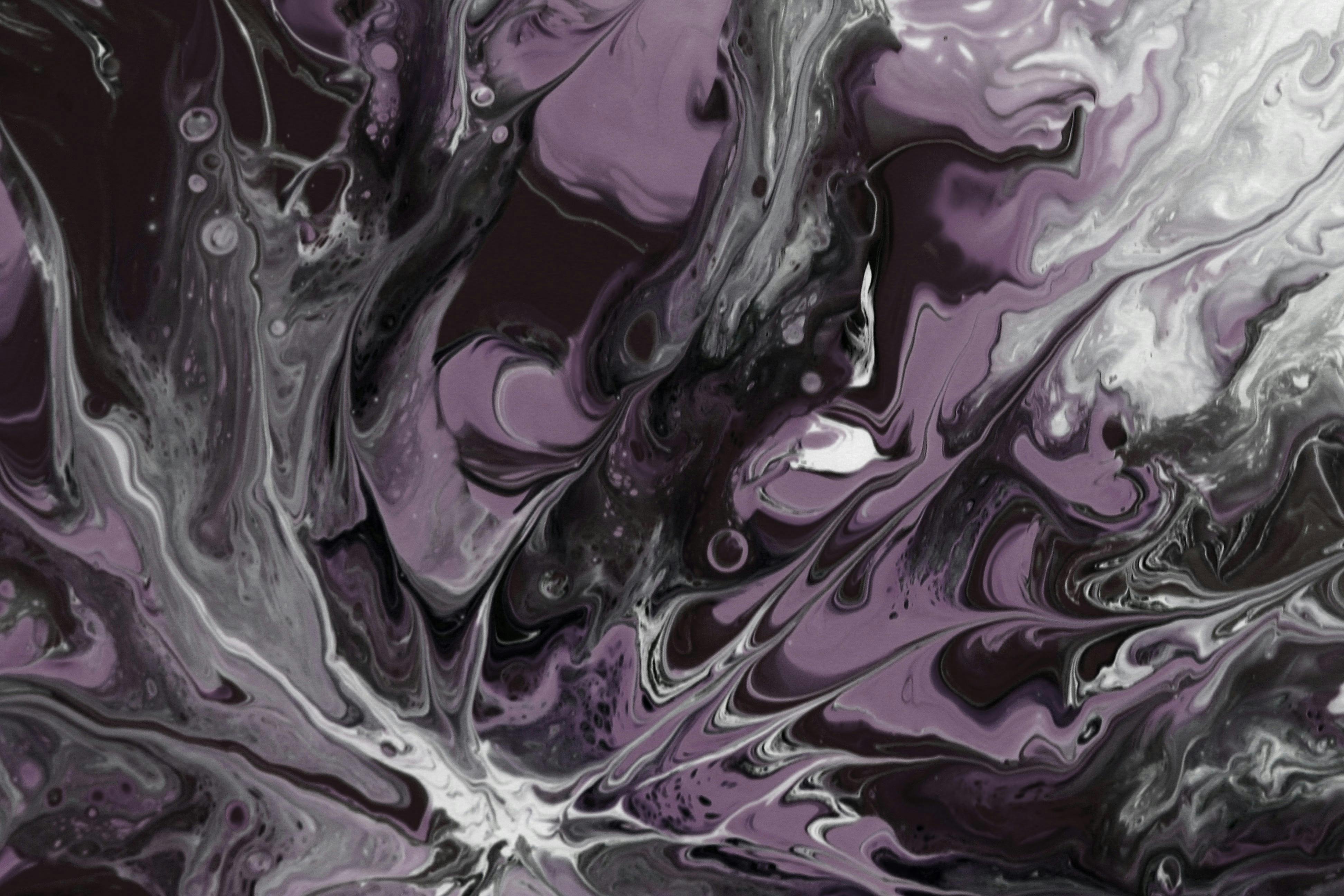 Abstract Fluid Art with Purple and Gray Swirls · Free Stock Photo