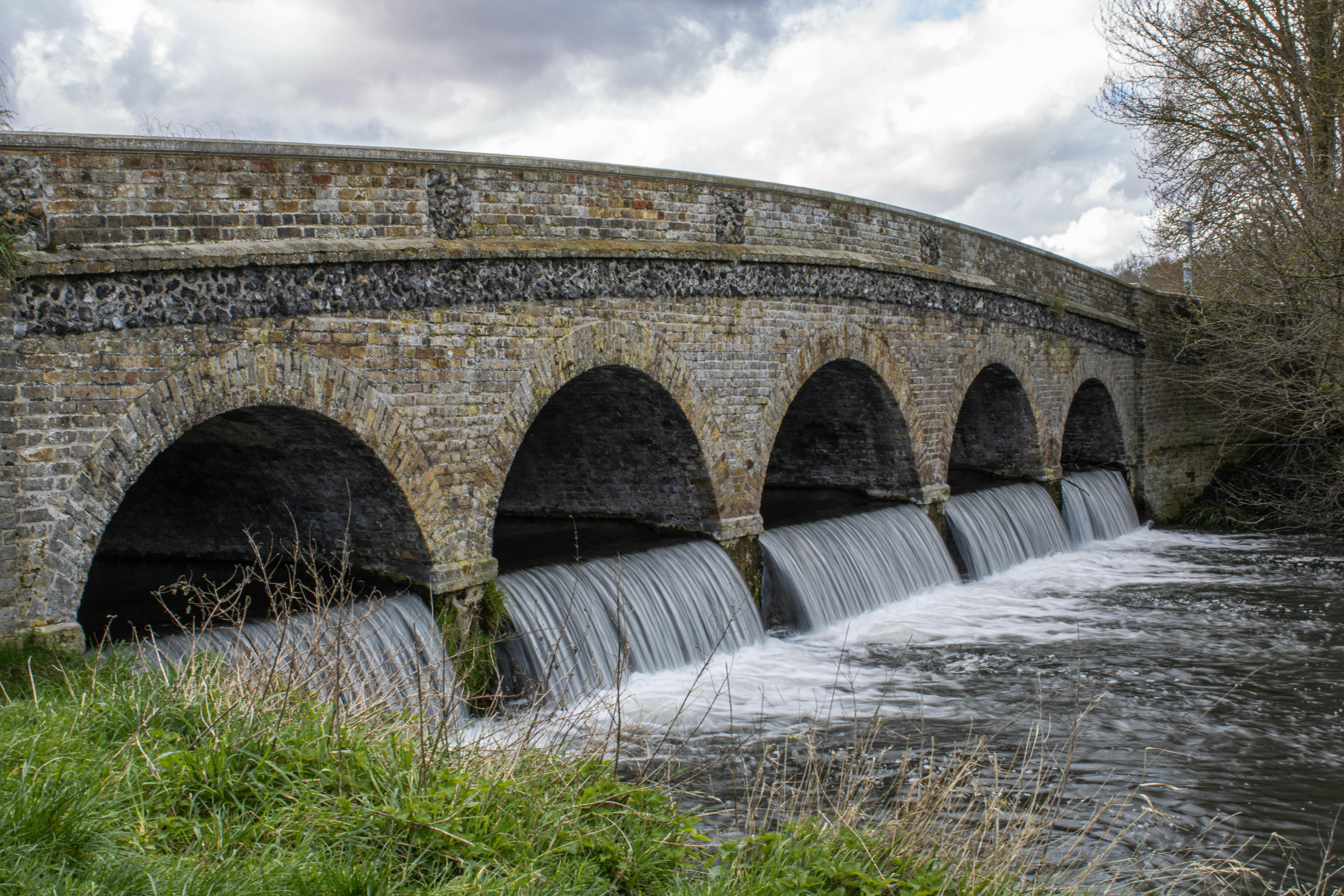 Five Arch Bridge Over River in Sidcup, England · Free Stock Photo