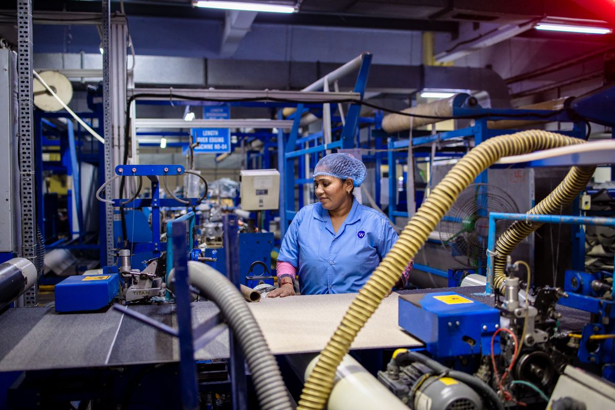 Factory Worker Photos, Download The BEST Free Factory Worker Stock ...