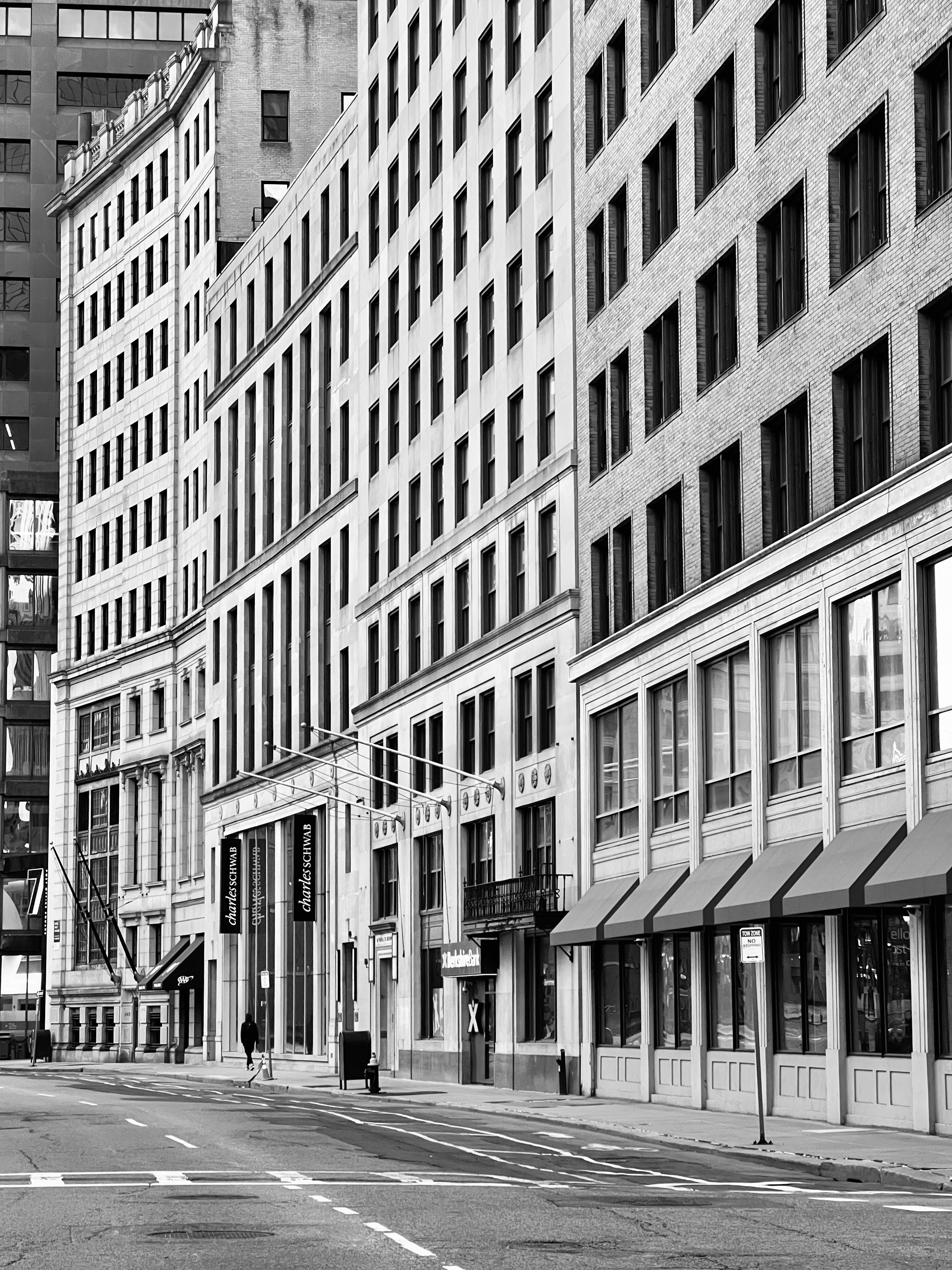 Historic Urban Street with Classic Architecture · Free Stock Photo