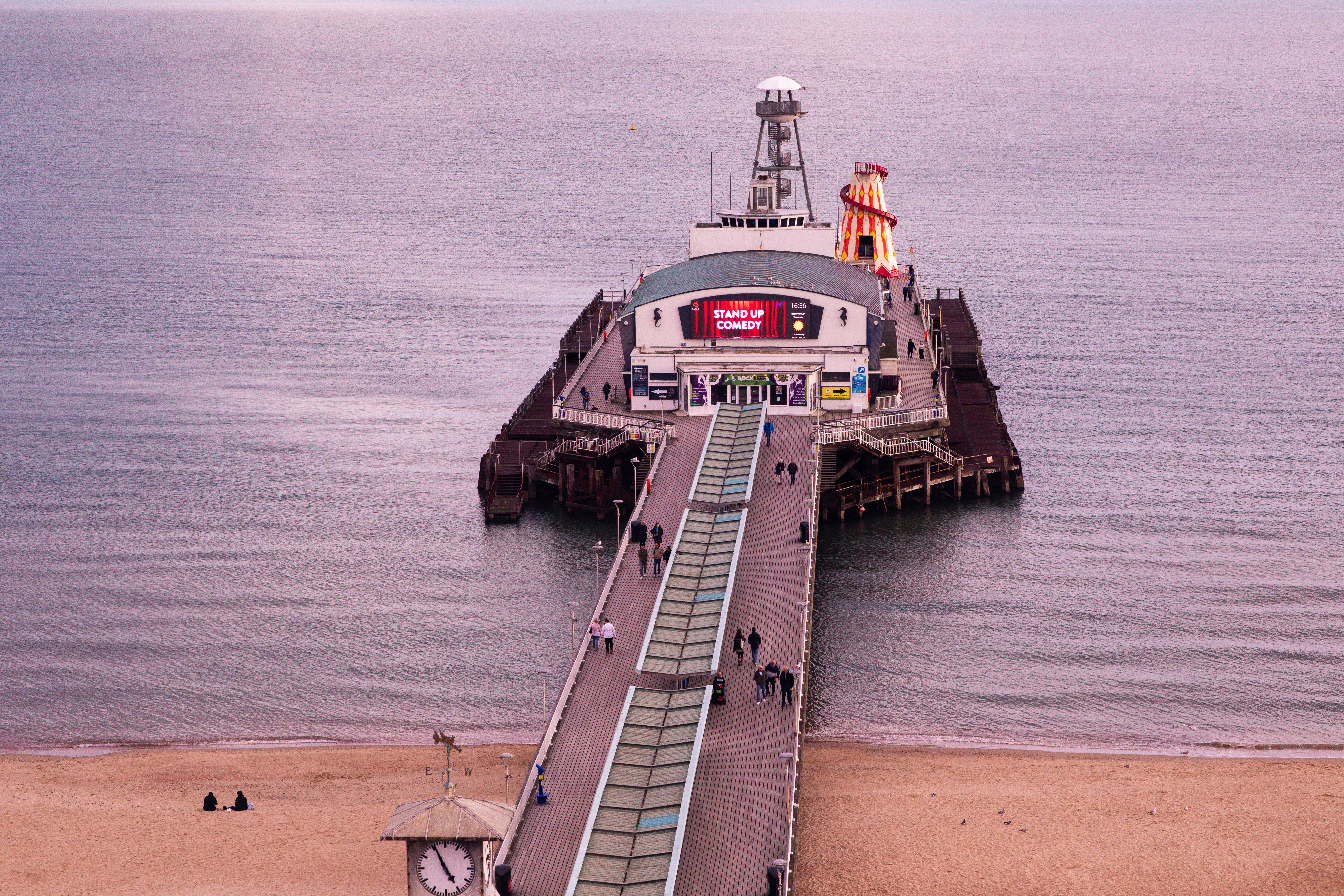 Bournemouth Pier at Dusk in England · Free Stock Photo