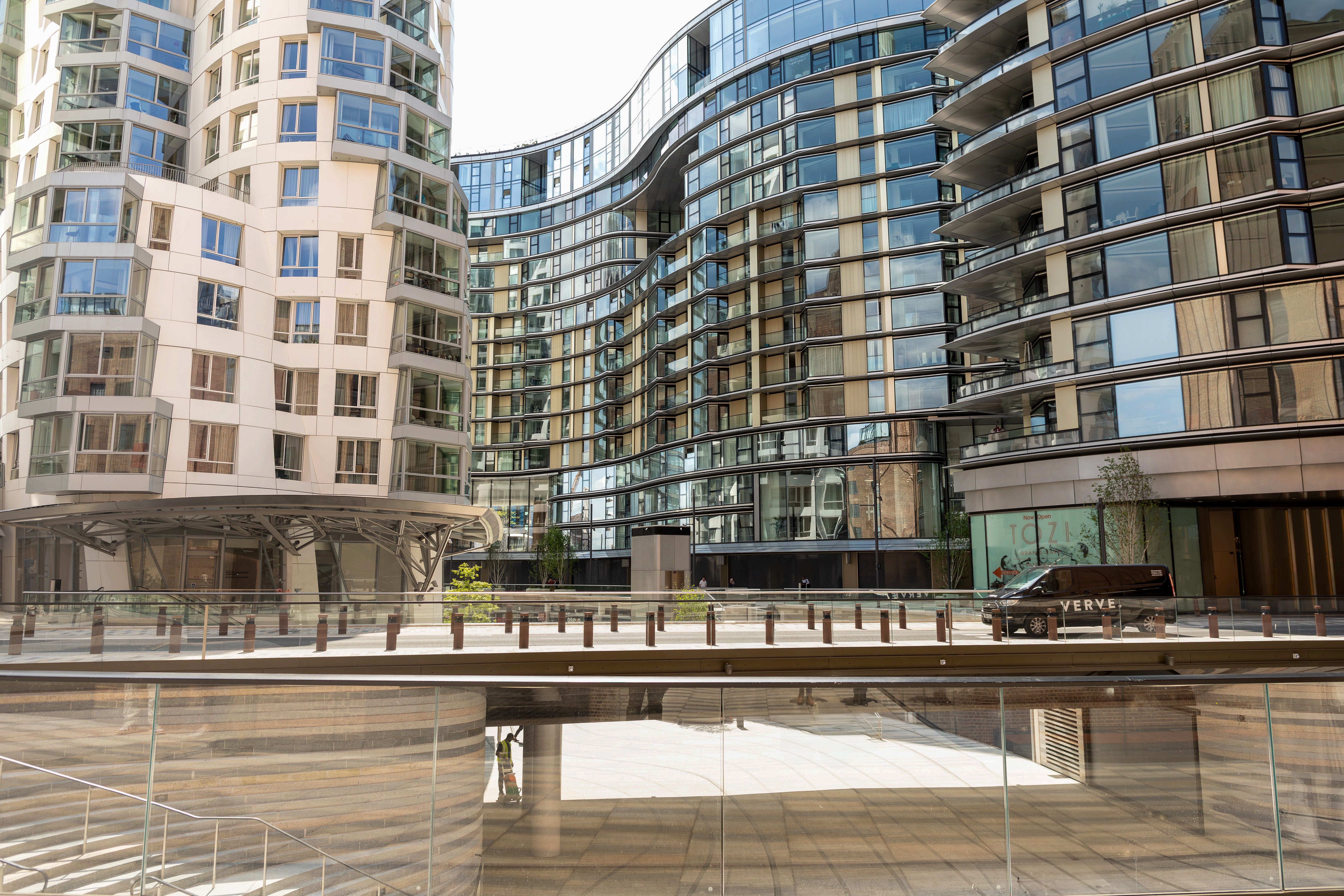Modern Architectural Structures in London · Free Stock Photo
