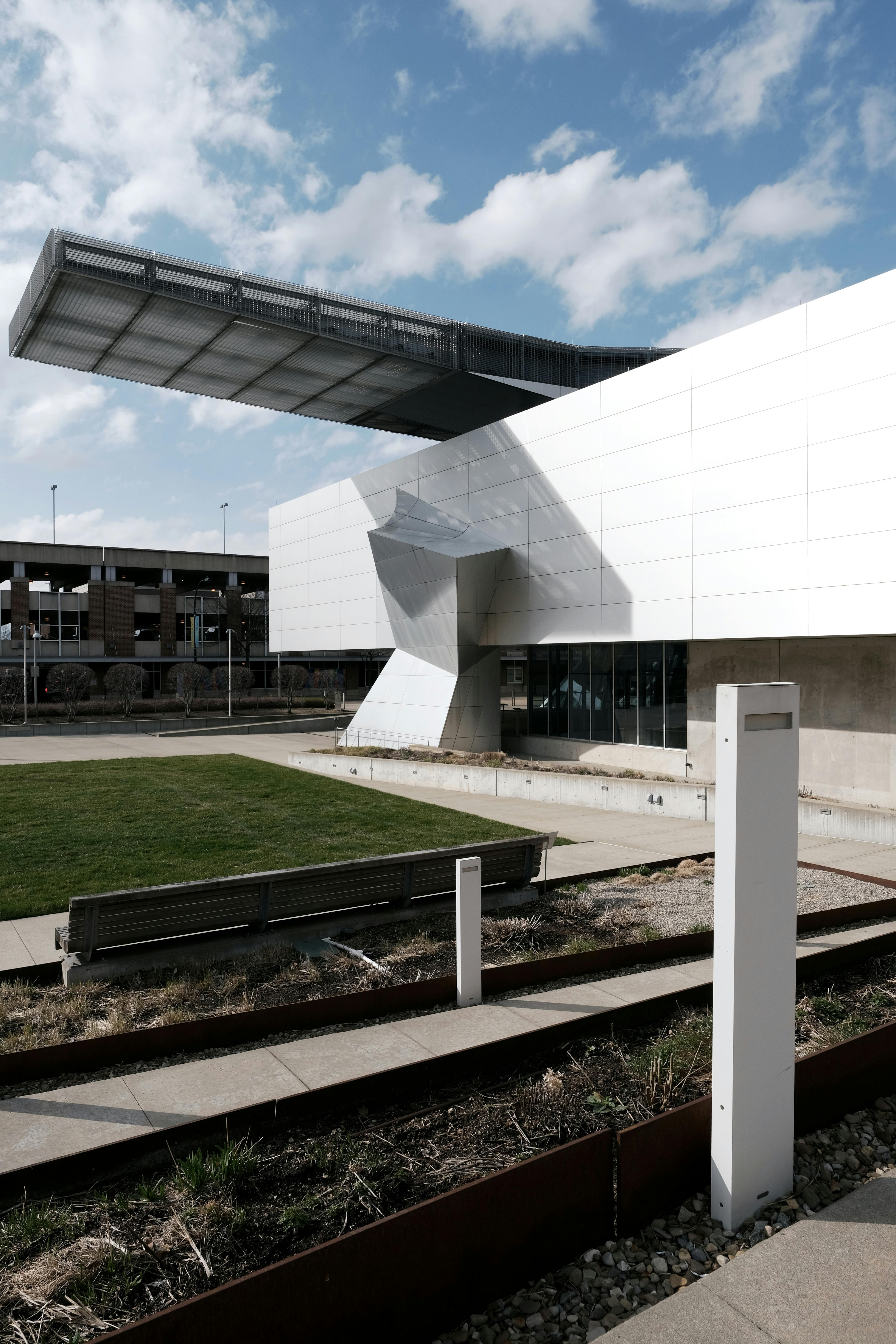 Modern Architectural Structure with Skybridge · Free Stock Photo