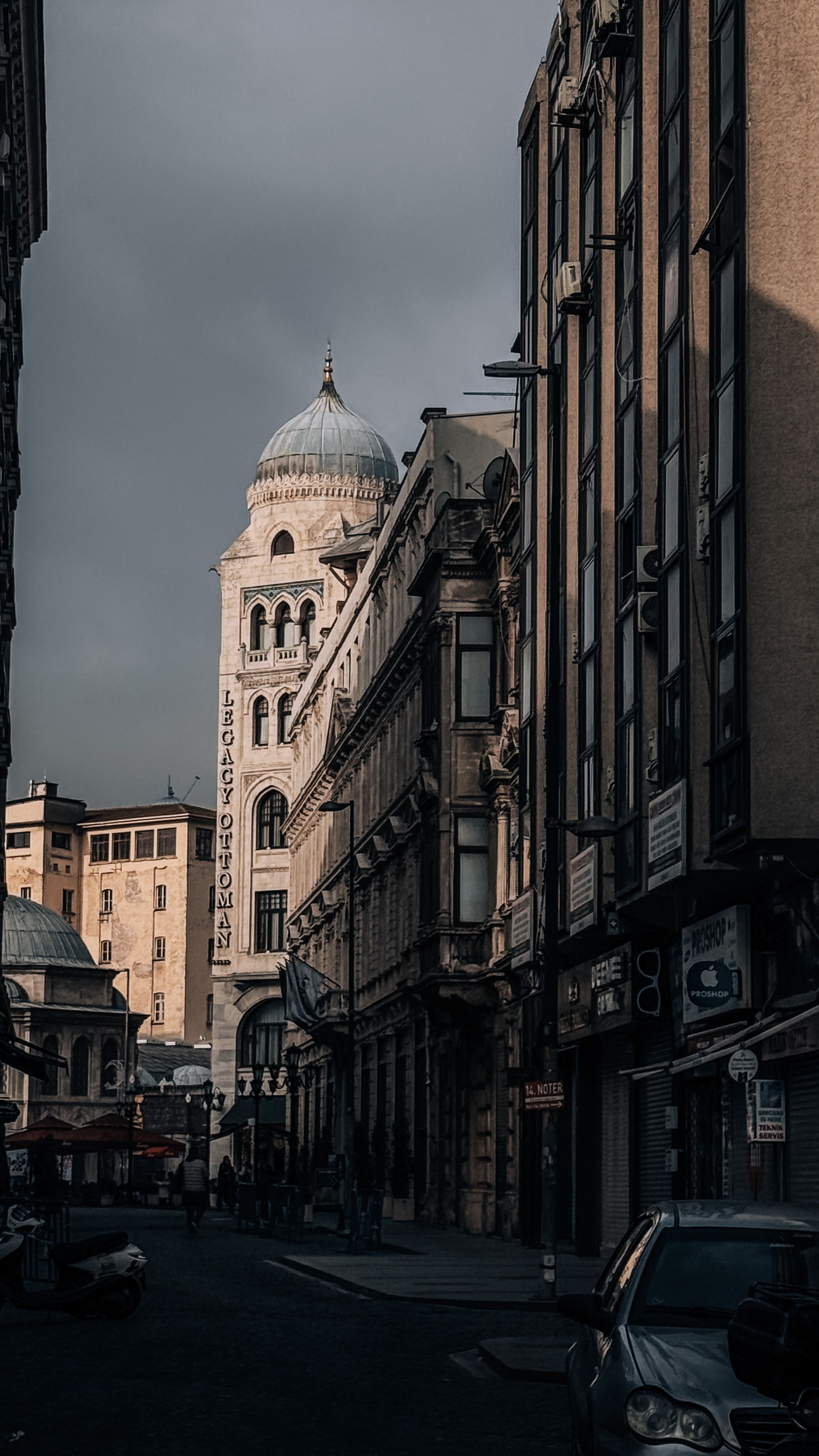 Historic European Street with Classic Architecture · Free Stock Photo