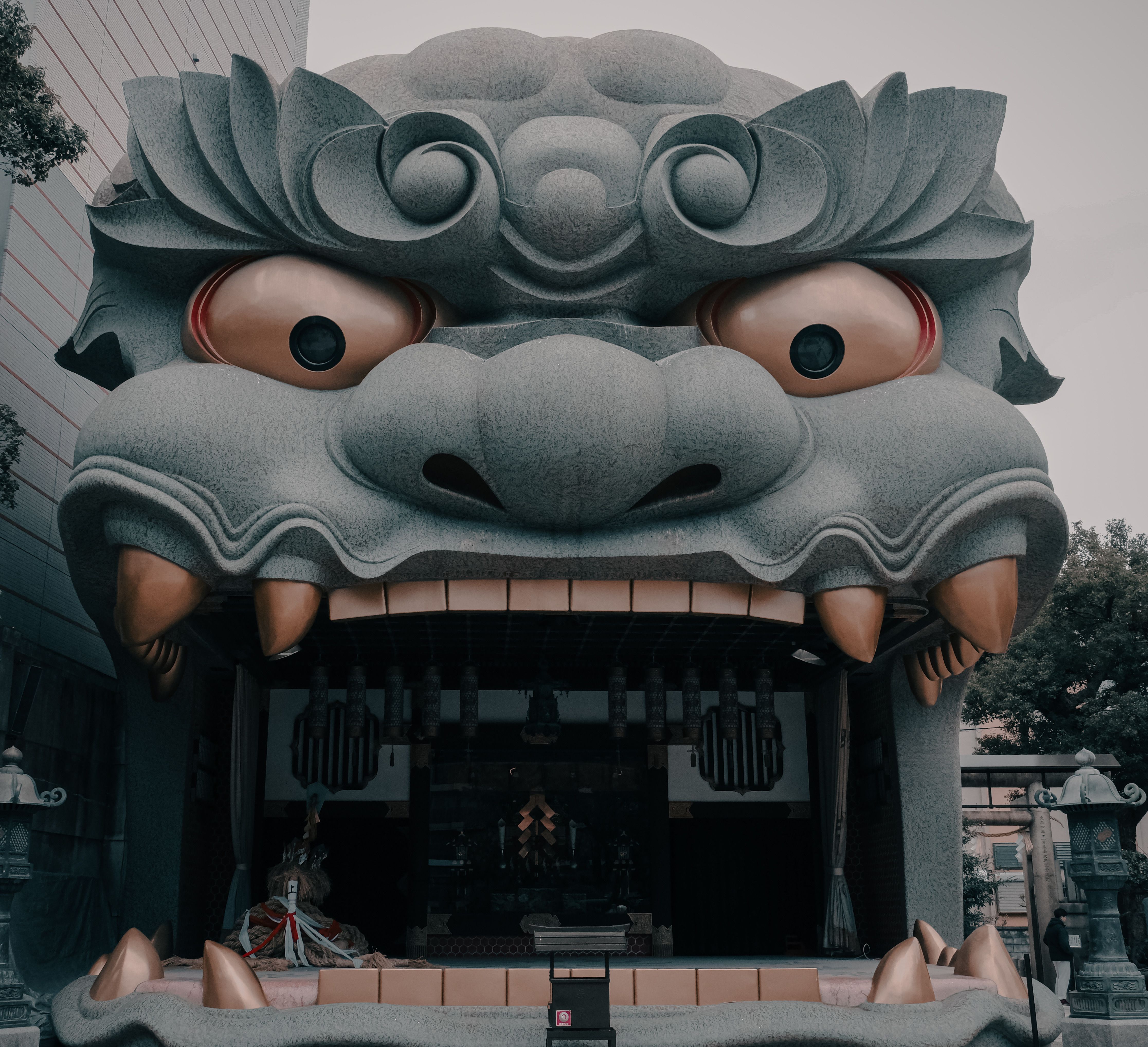 Giant Shishi Lion Head at Namba Yasaka Shrine, Osaka · Free Stock Photo