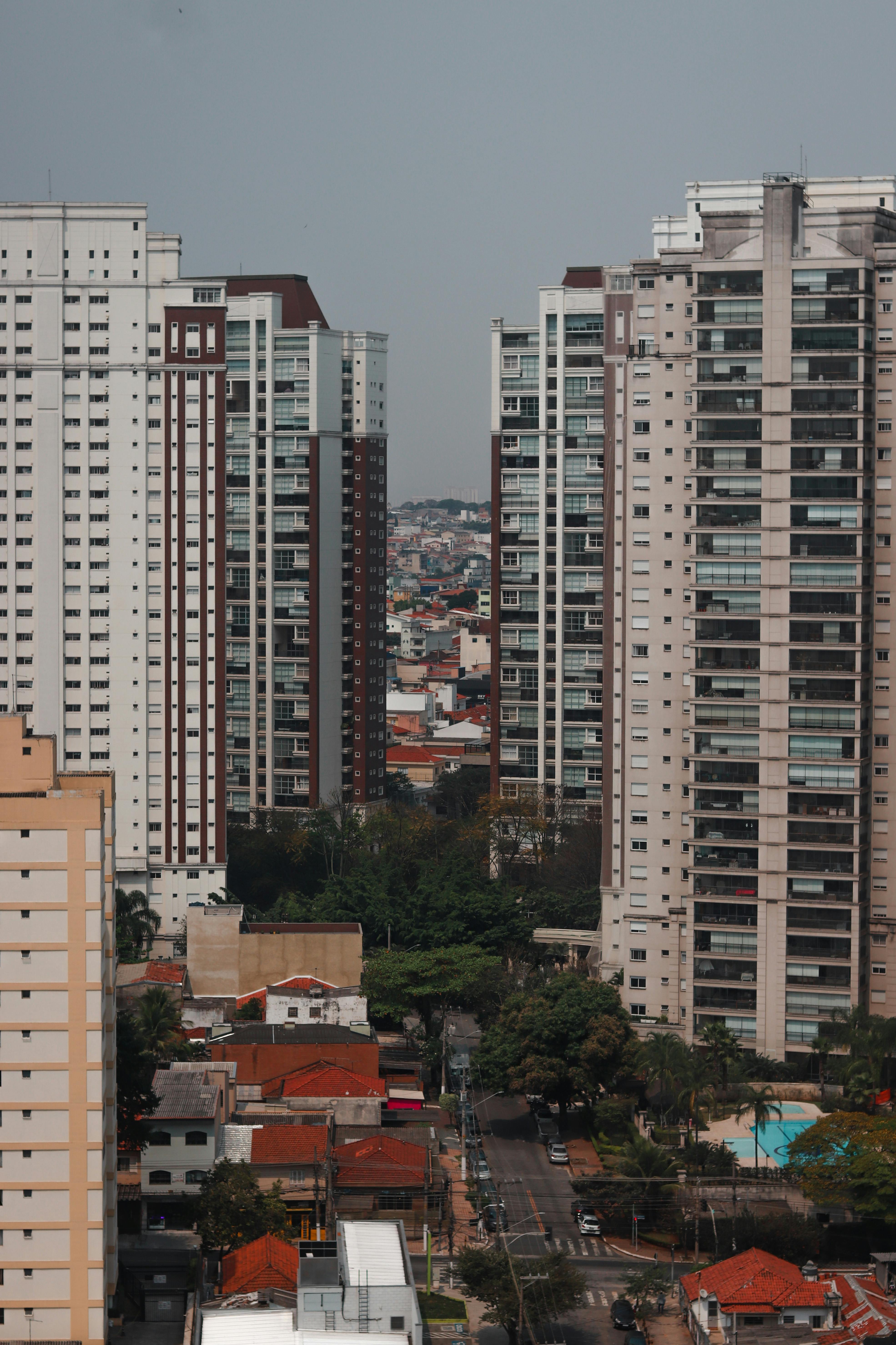 Urban High-Rise Building View in Cityscape · Free Stock Photo