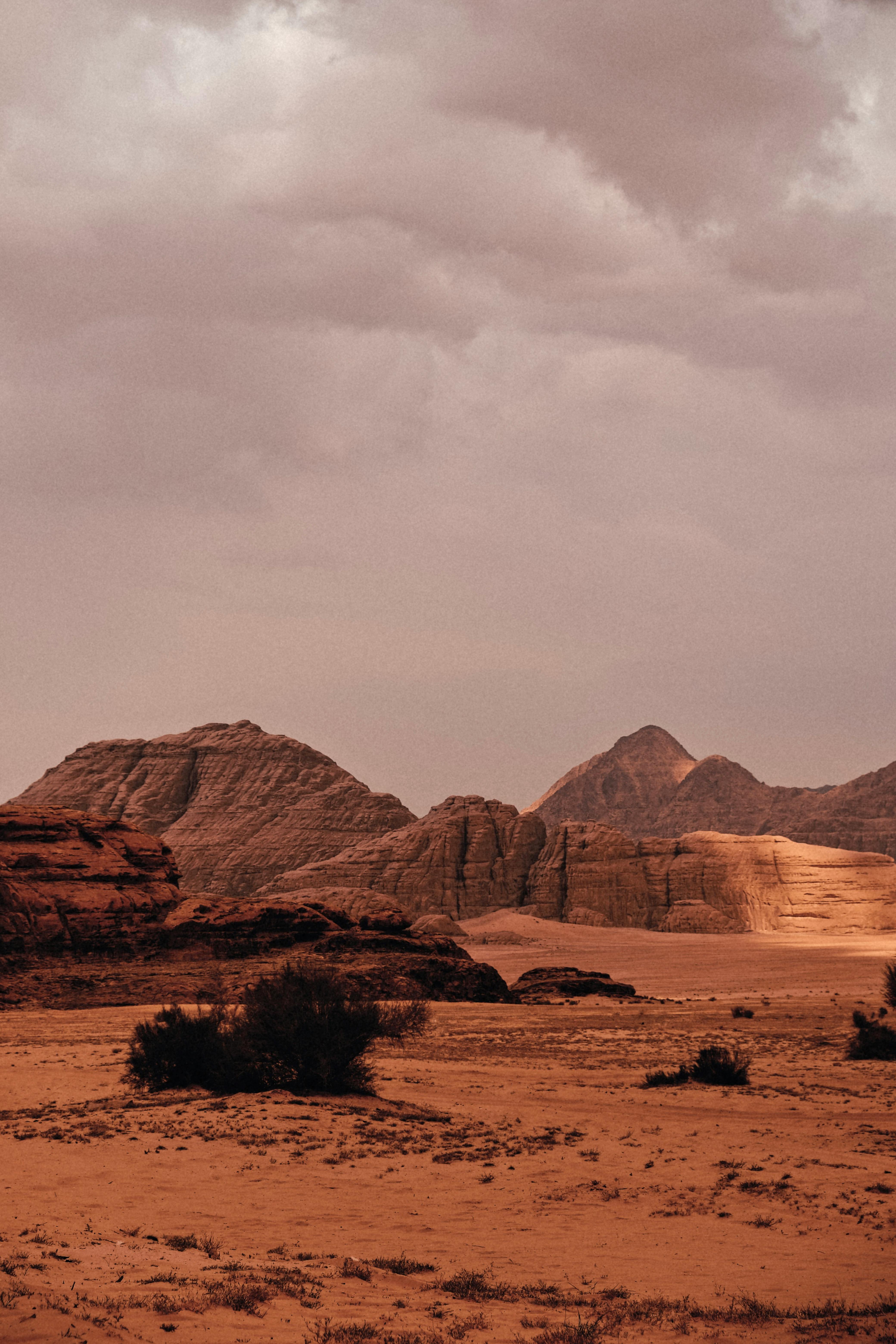 Dramatic Desert Landscape in Aqaba, Jordan · Free Stock Photo