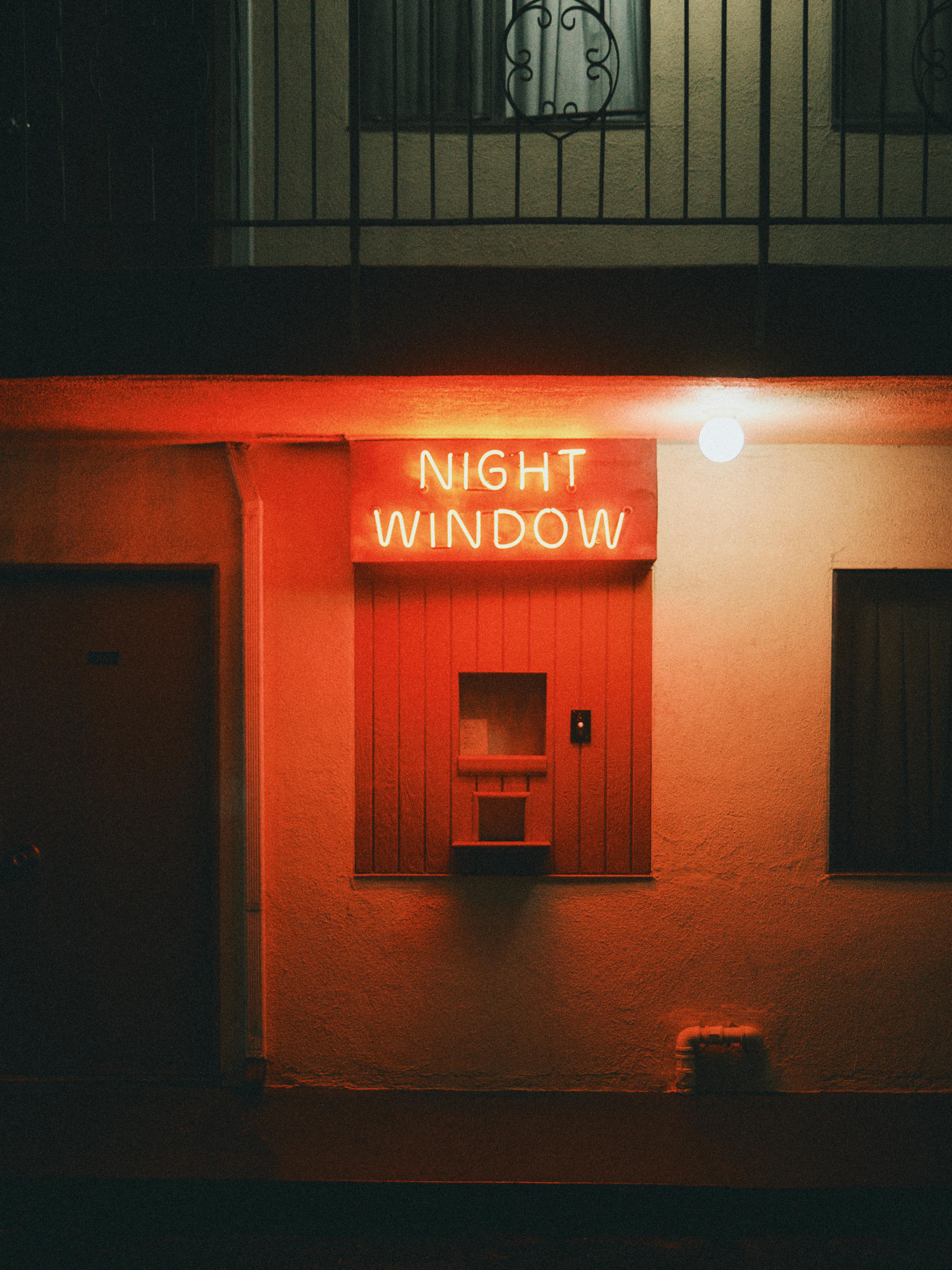 Neon Sign at Los Angeles Motel at Night · Free Stock Photo