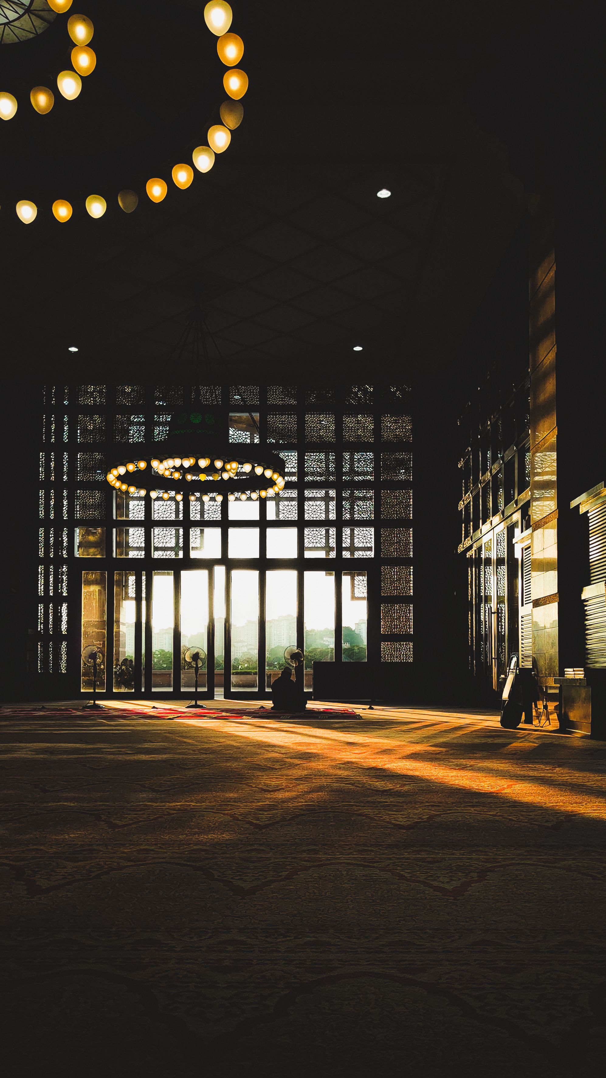 Stunning Interior with Large Chandeliers at Sunset · Free Stock Photo