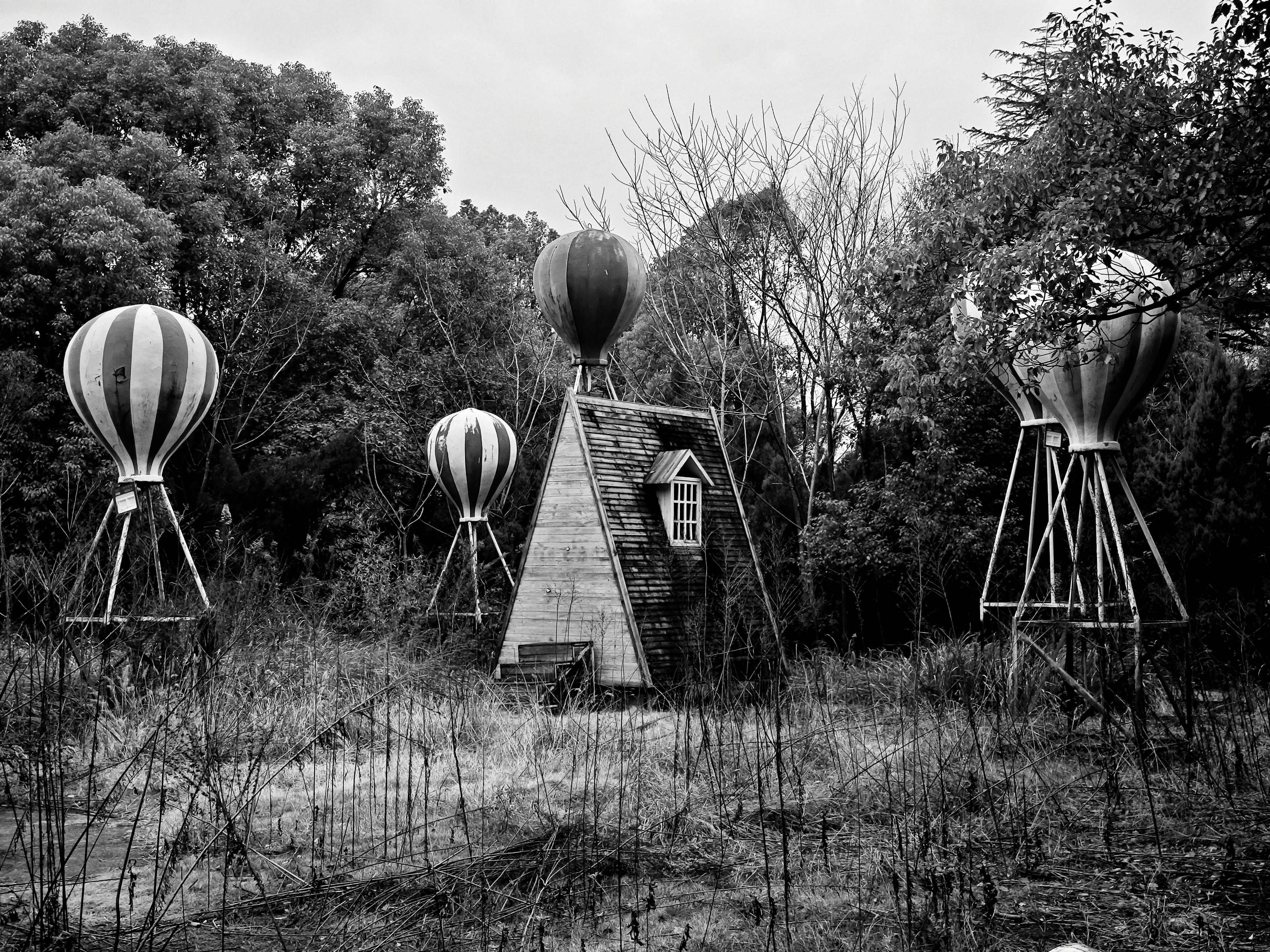 Abandoned Amusement Park with Hot Air Balloon Structures · Free Stock Photo
