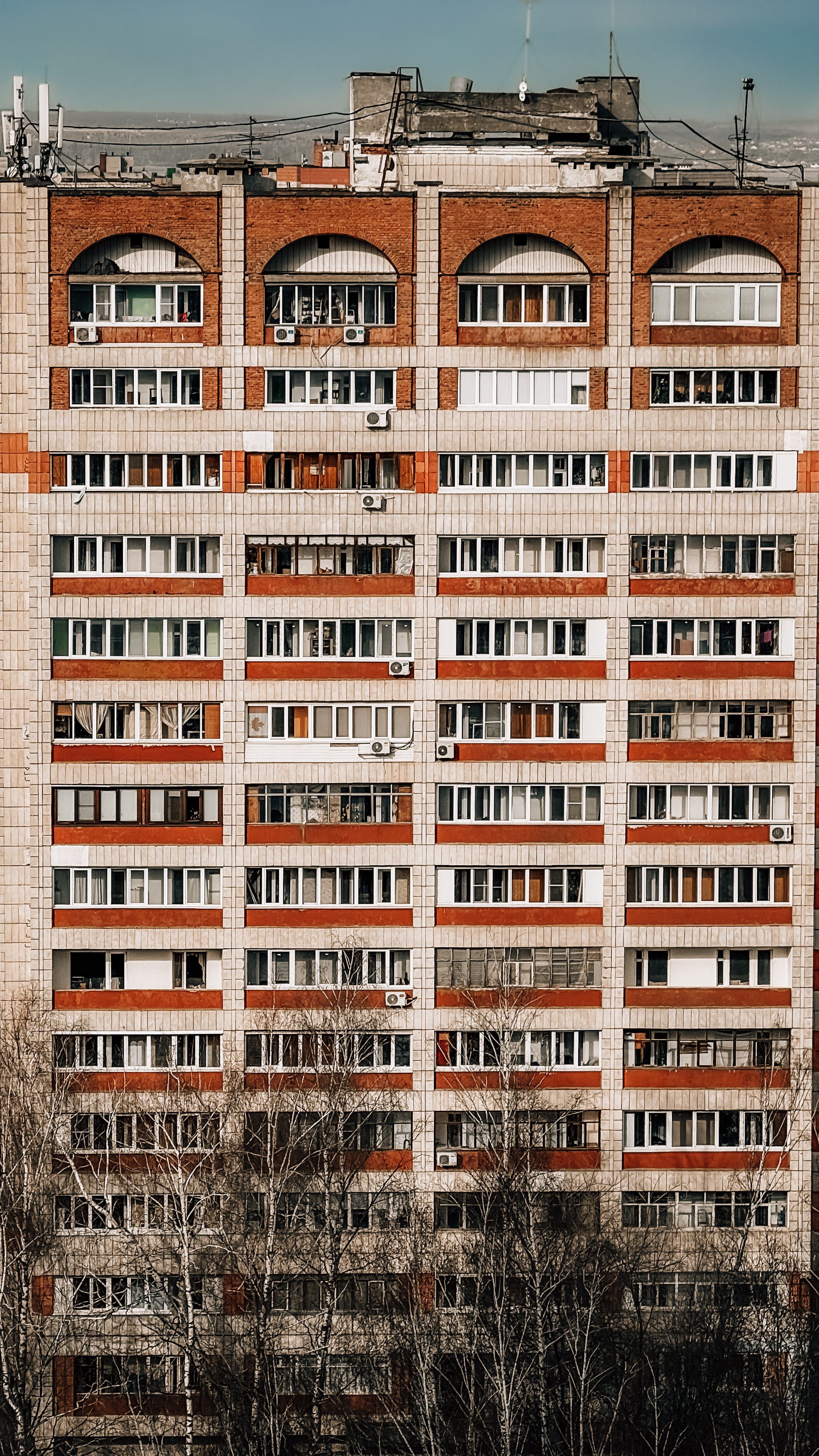 Modern Apartment Building in Urban Cityscape · Free Stock Photo
