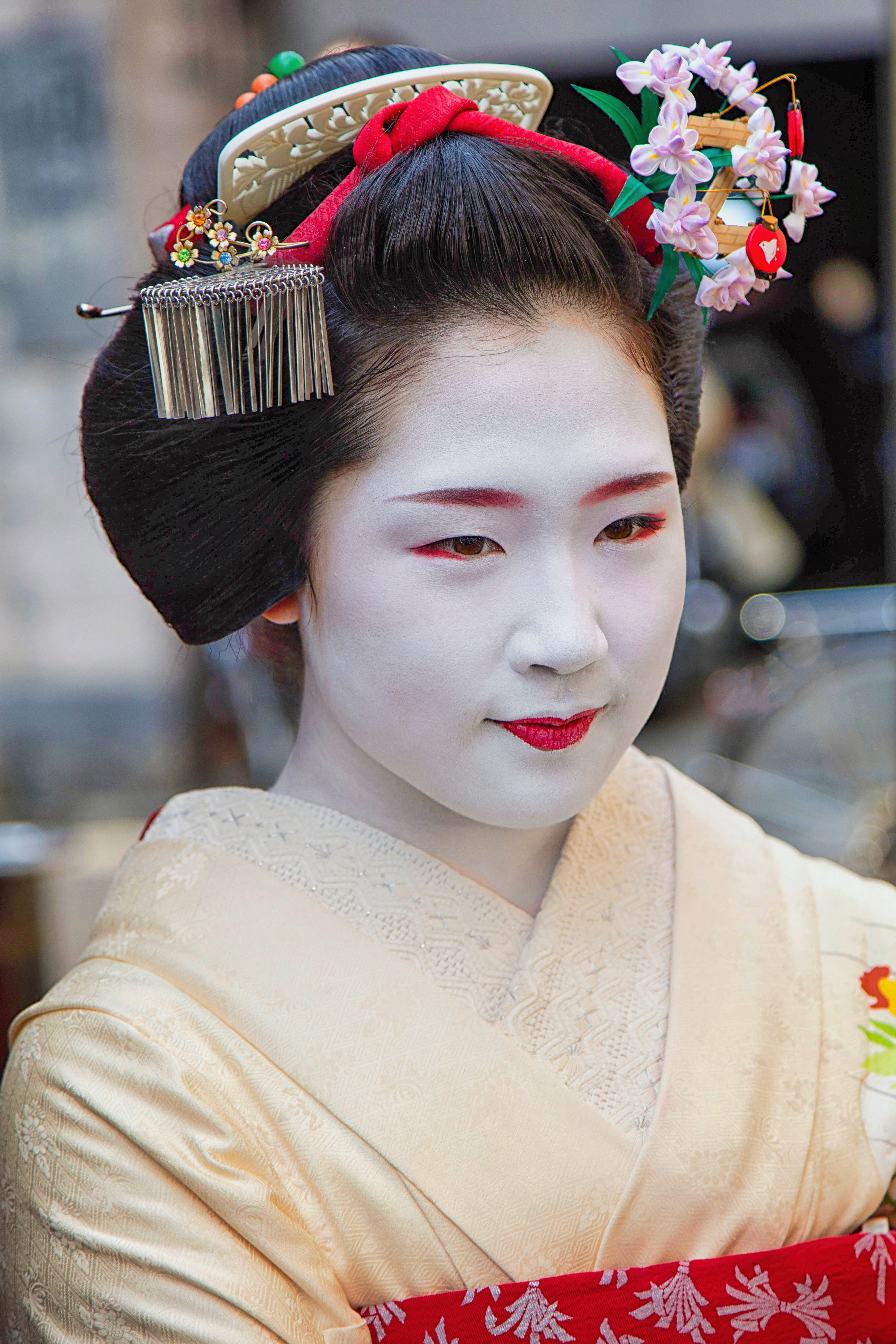 Elegante Geisha Tradicional En Kioto, Japón · Foto de stock gratuita