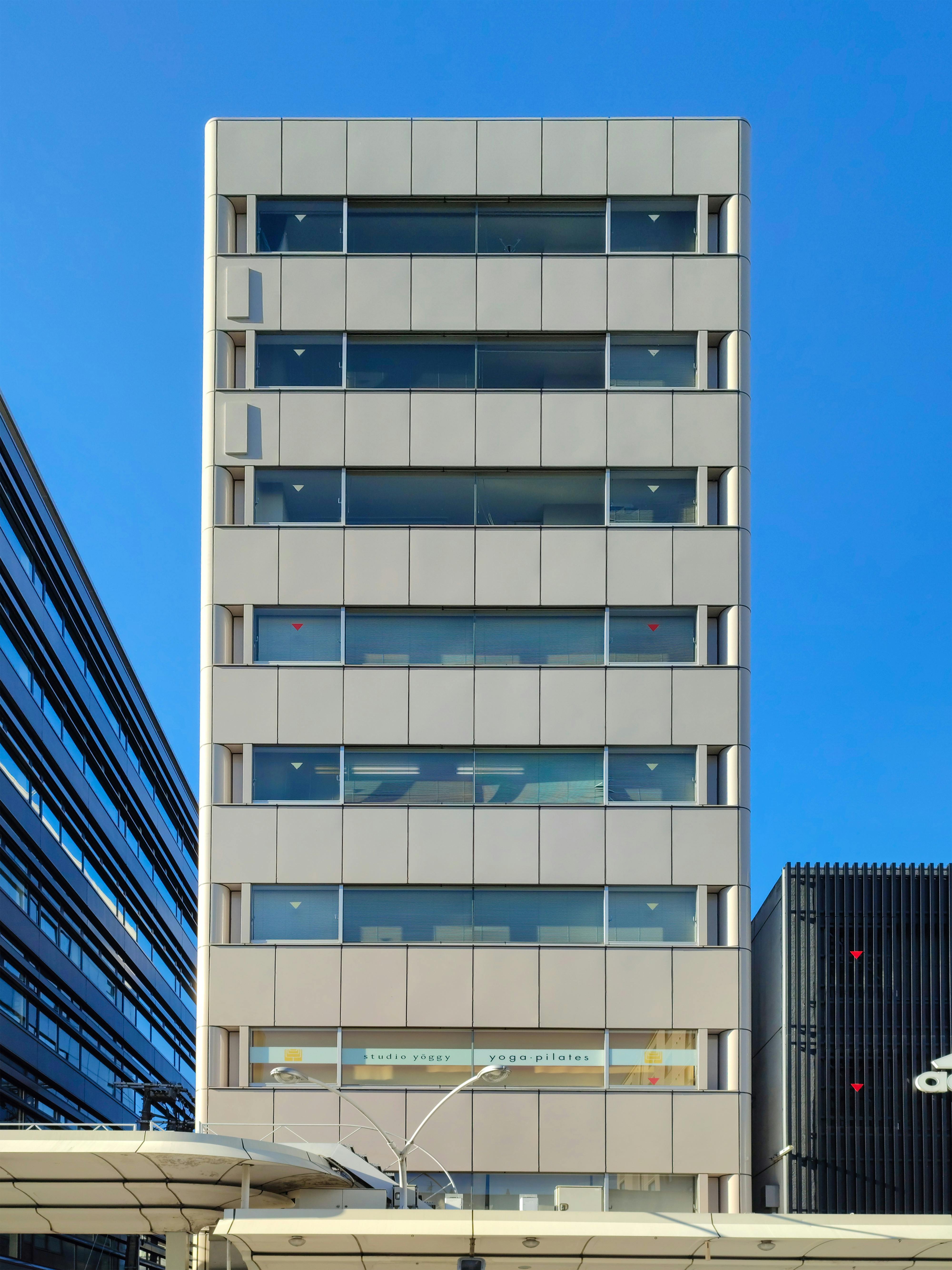 Modern High-Rise Architecture in Tokyo, Japan · Free Stock Photo