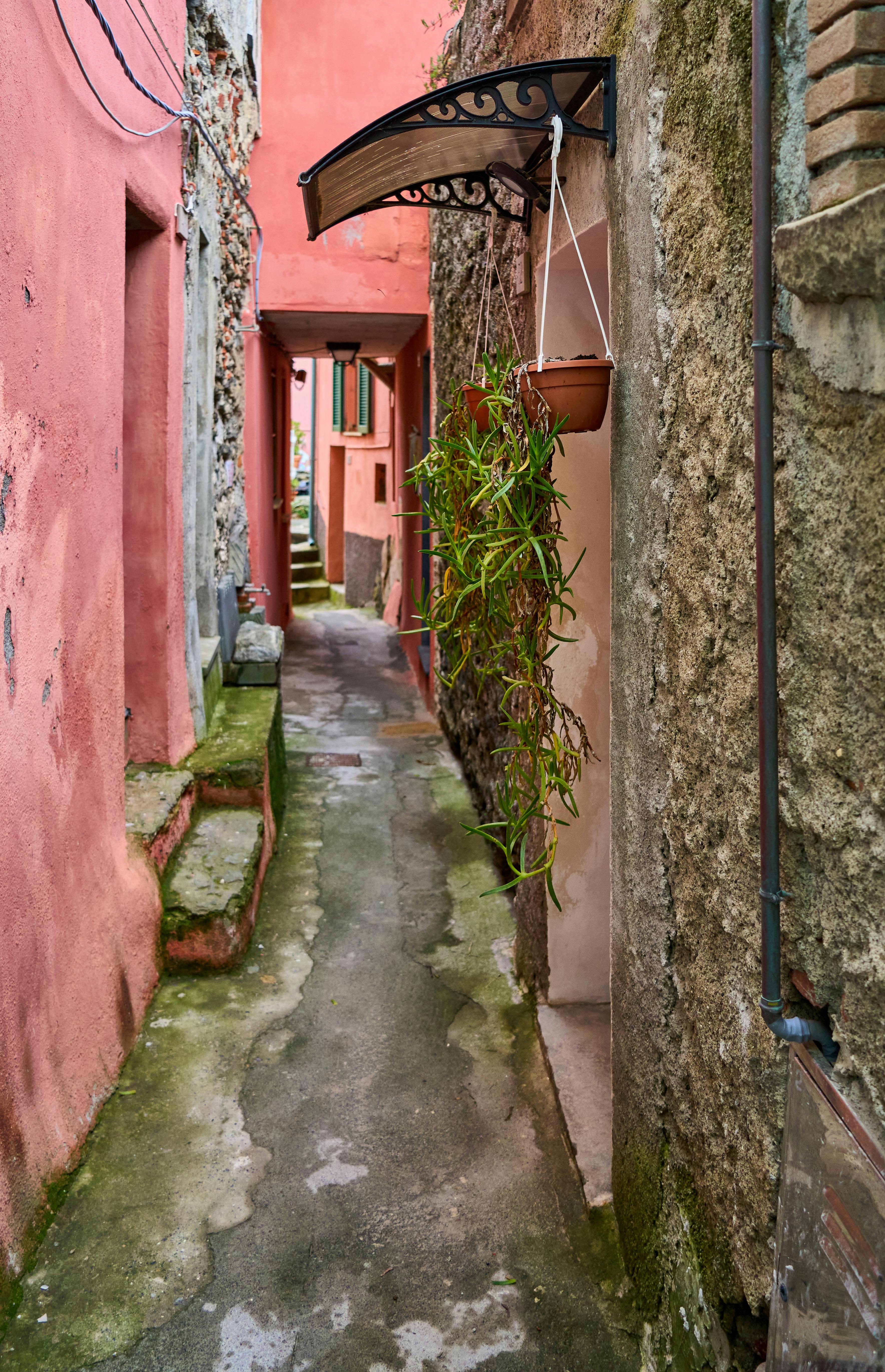 Narrow Alleyway in Colorful Rustic Town · Free Stock Photo