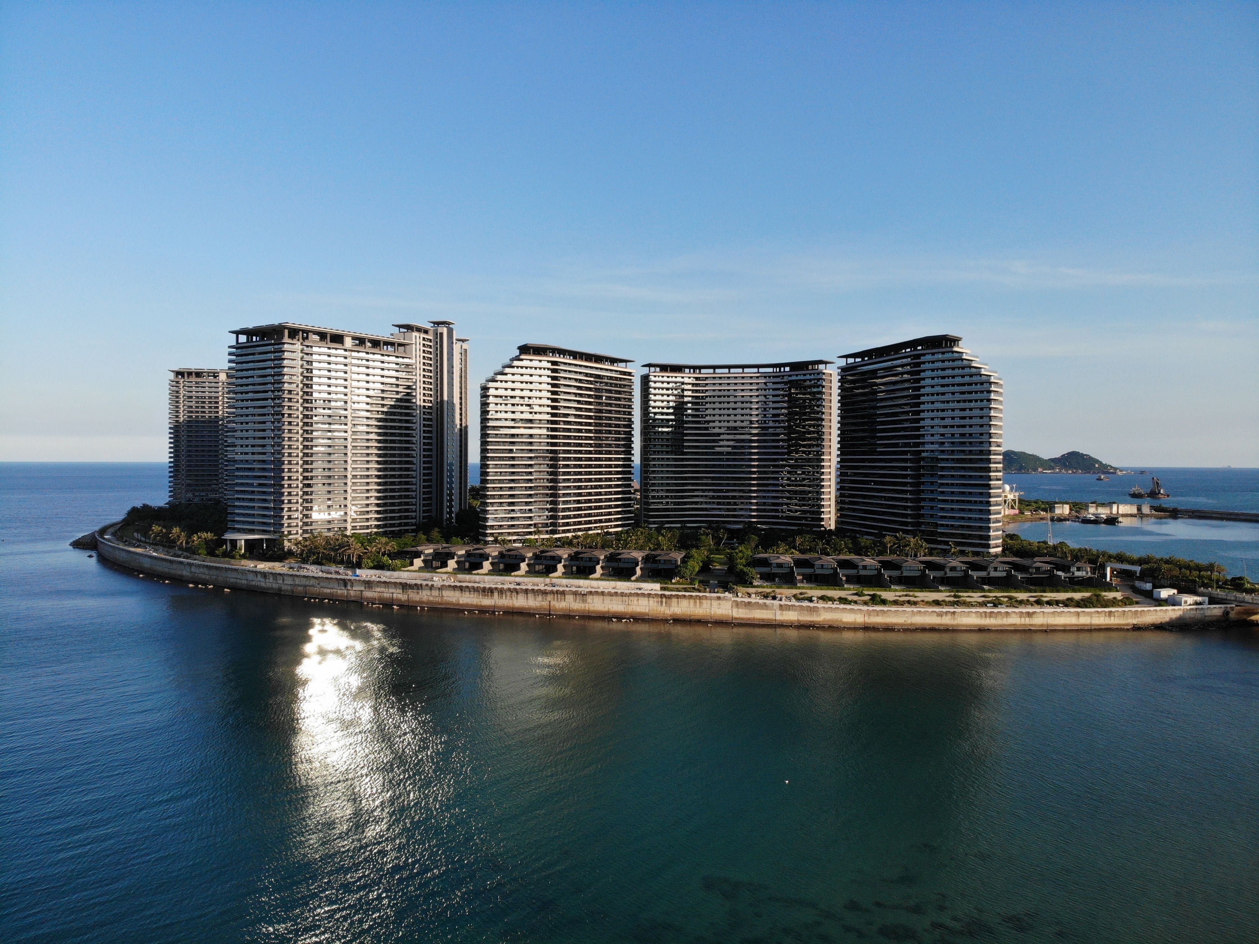 Modern Coastal Skyscrapers at Daytime · Free Stock Photo
