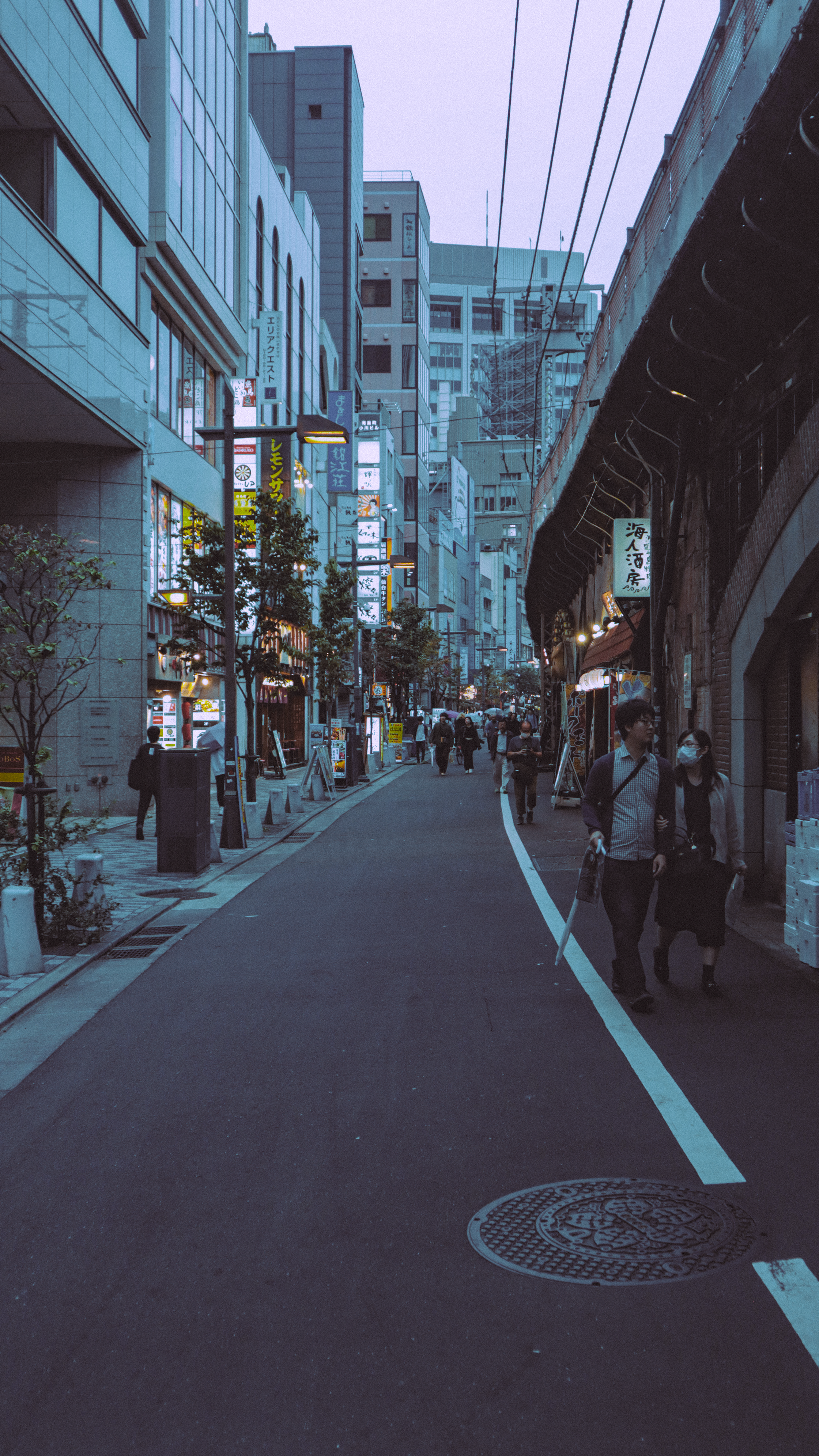 Night Street Scene in Tokyo's Urban Landscape · Free Stock Photo