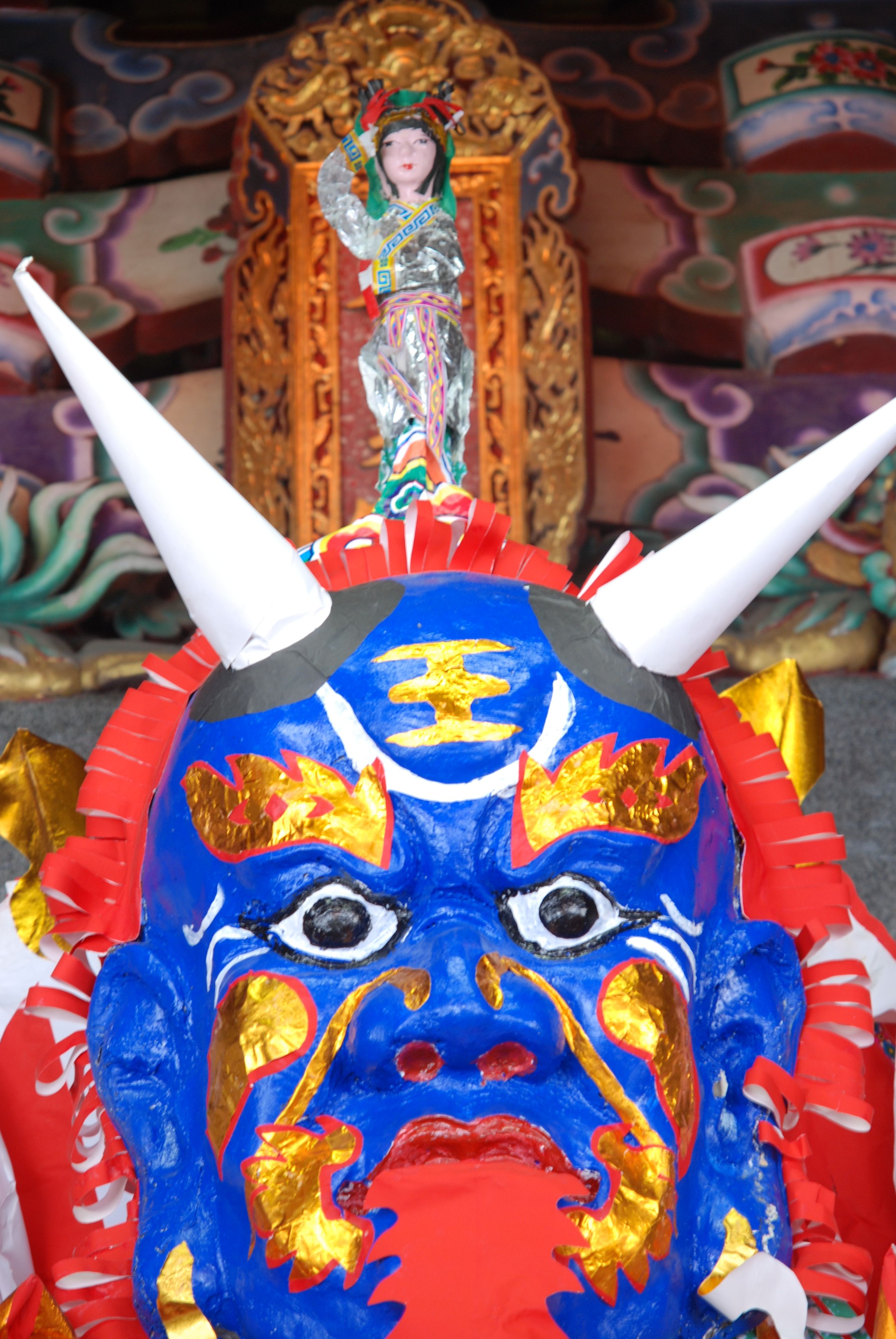 Vibrant Traditional Japanese Oni Mask · Free Stock Photo