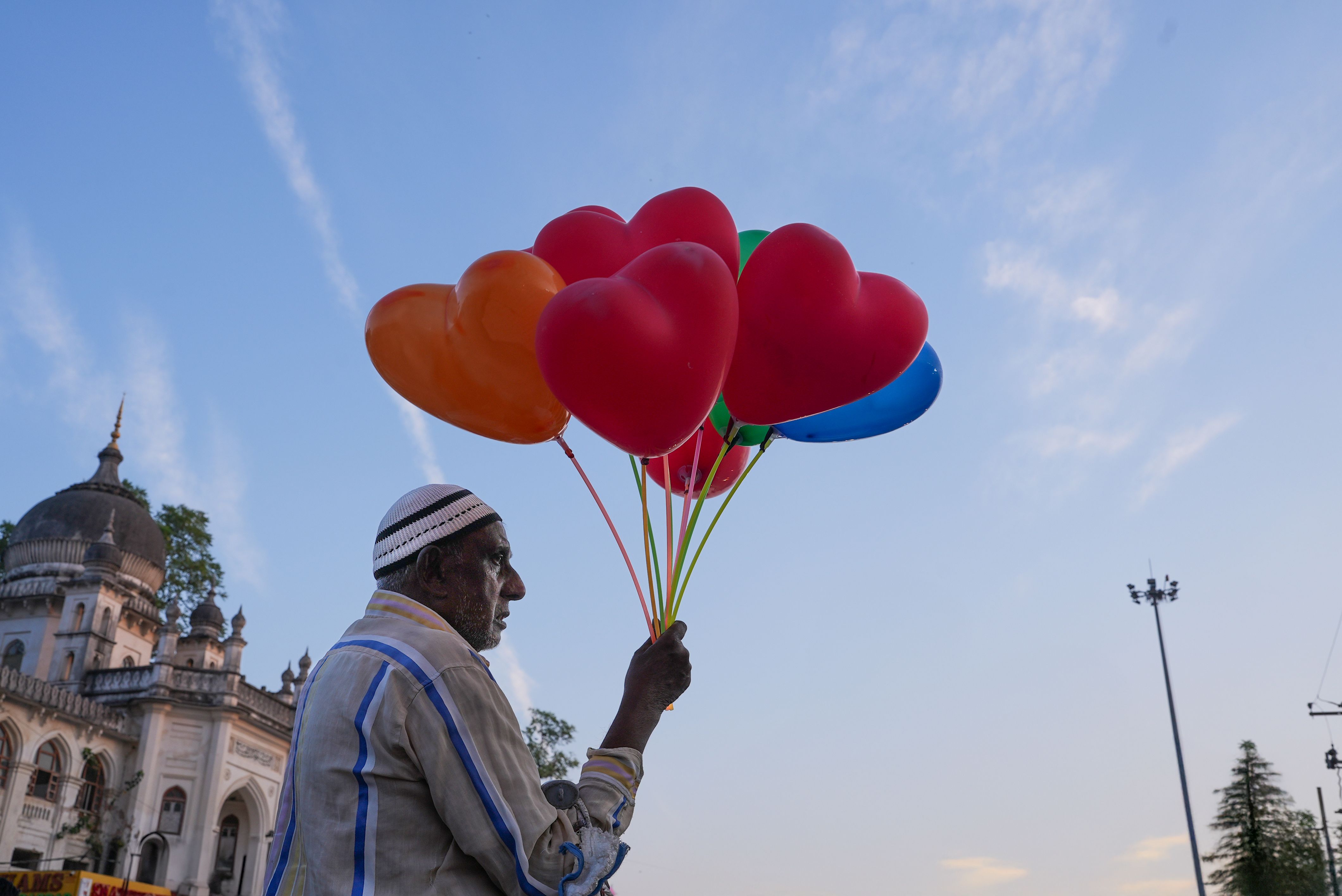 Colorful Balloons Against Historic Indian Landmark · meta.free_stock.photo