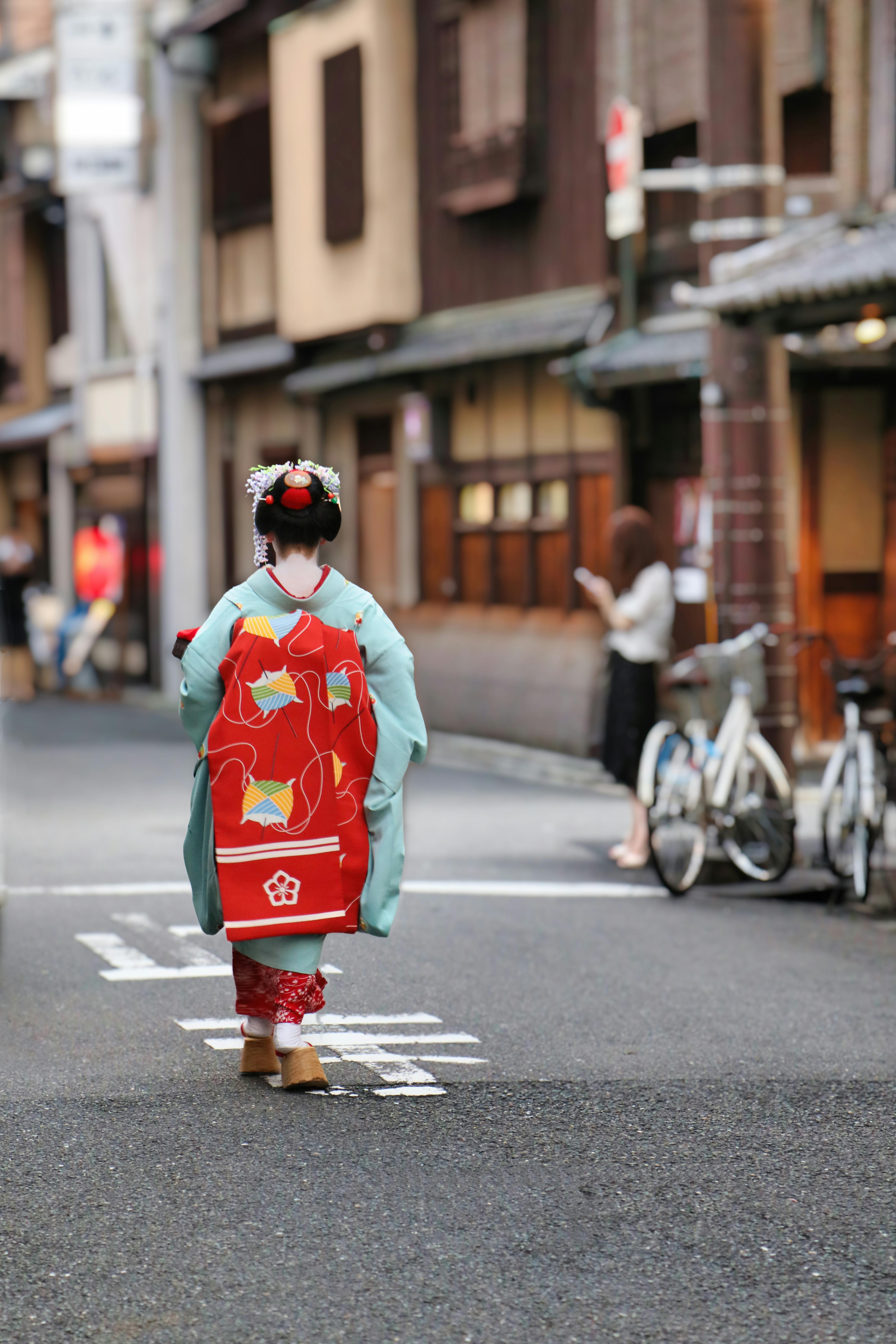 Calle Tradicional Japonesa Al Anochecer En Kioto · Foto de stock gratuita