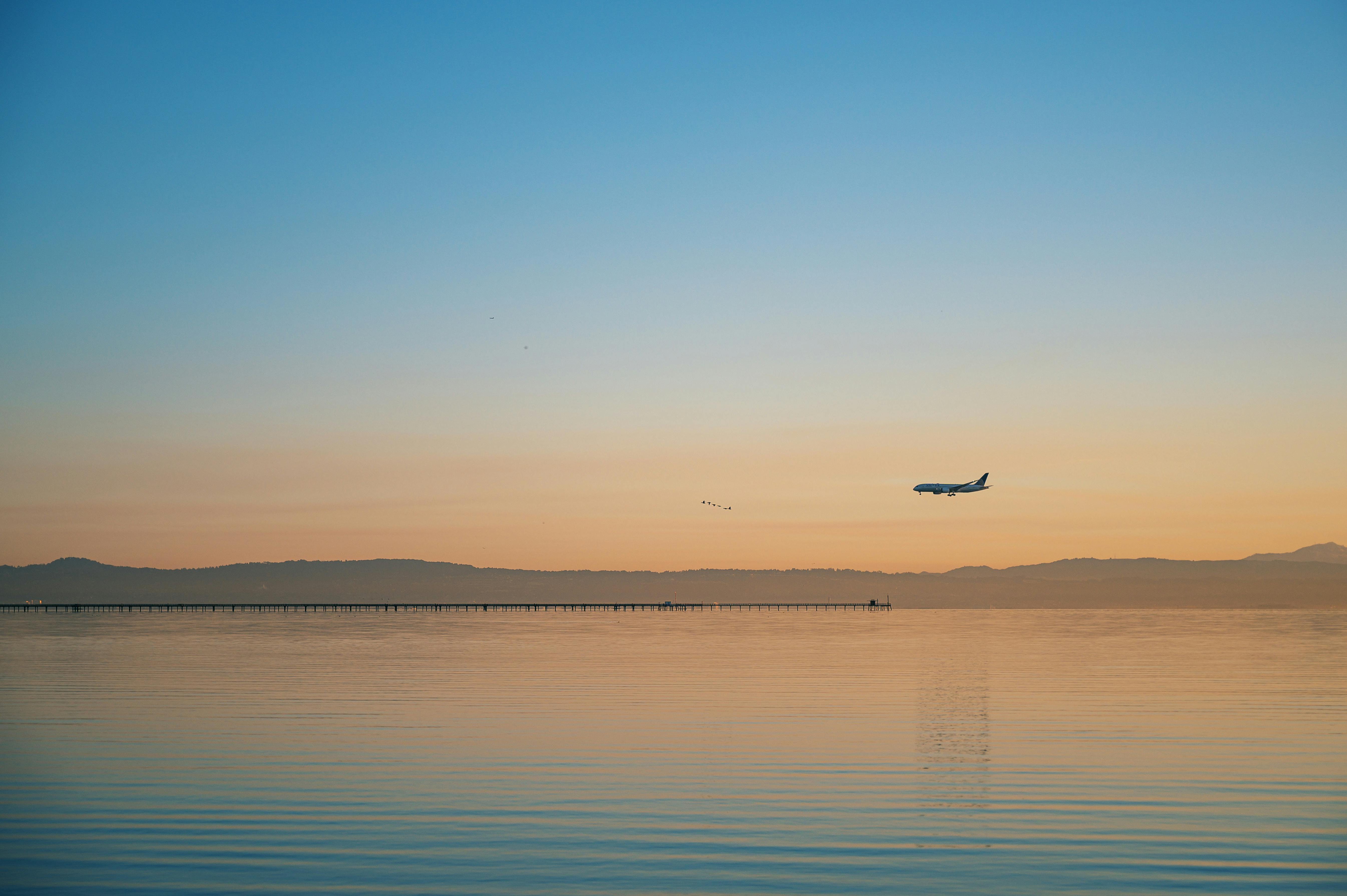 Airplane Mirror Sunrise Photos, Download The BEST Free Airplane Mirror ...