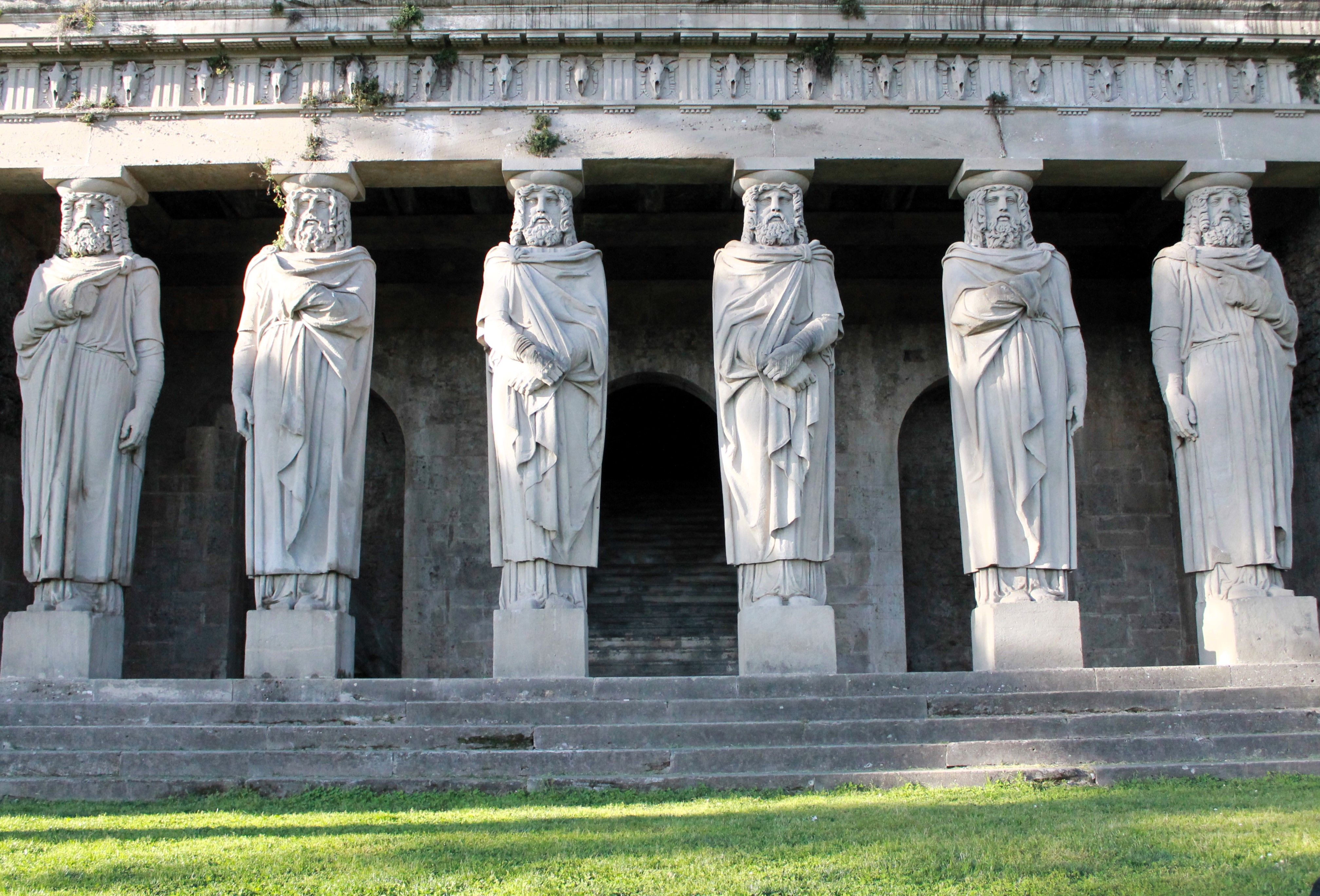 Ancient Roman Statue Series at Historical Site · Free Stock Photo