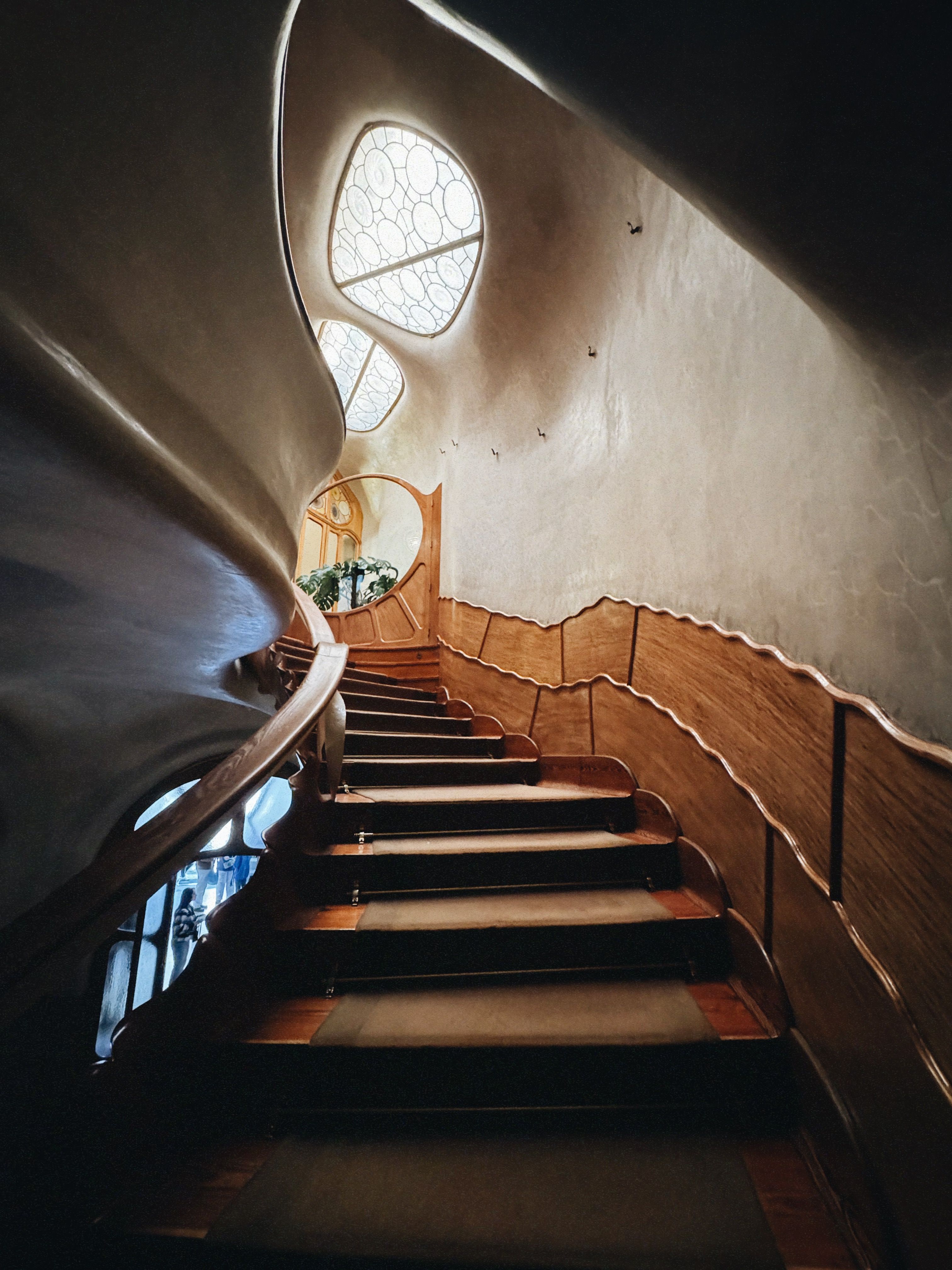 Enchanting Staircase in Casa Batlló, Barcelona · Free Stock Photo