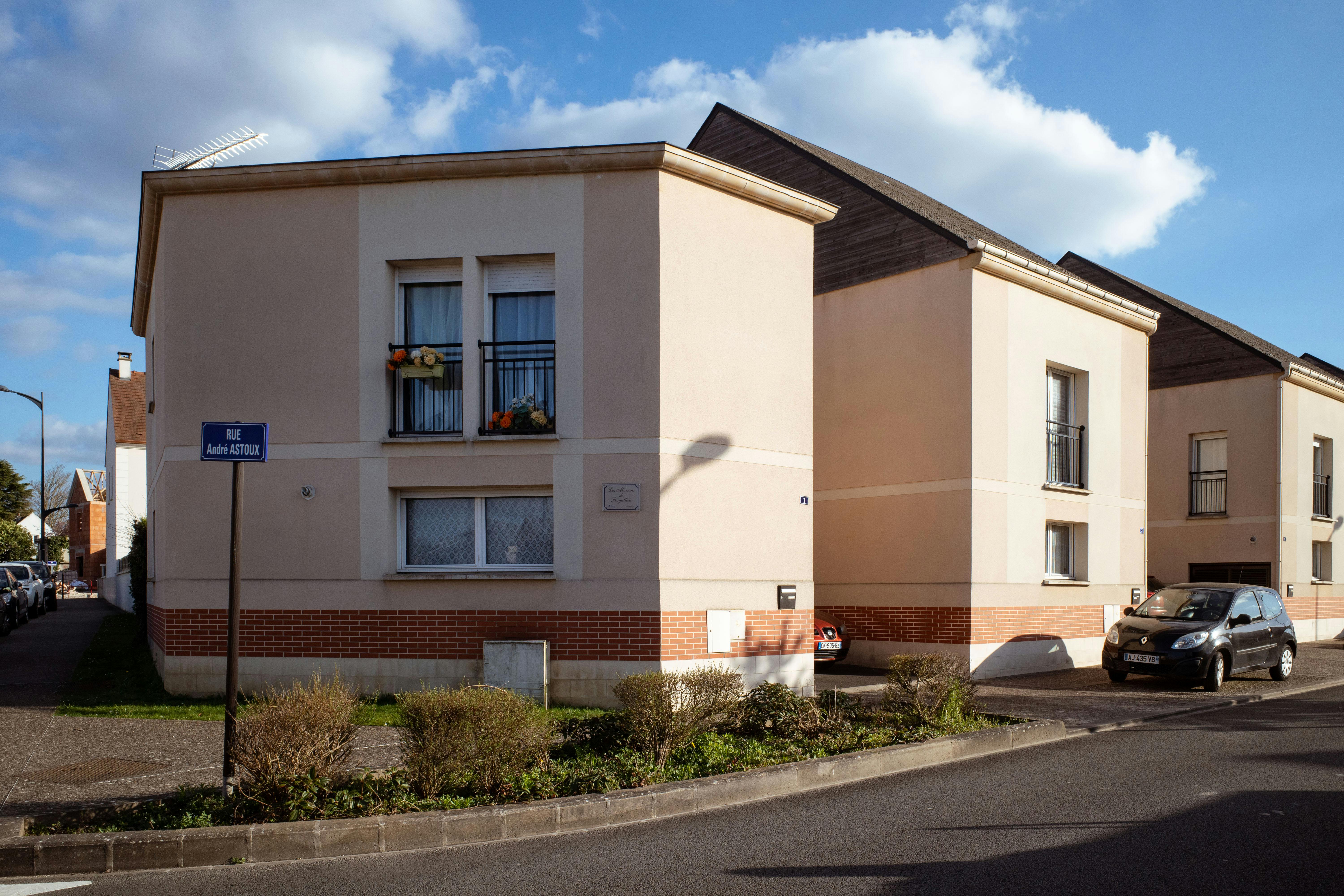 Residential Street View in Compiègne, France · Free Stock Photo
