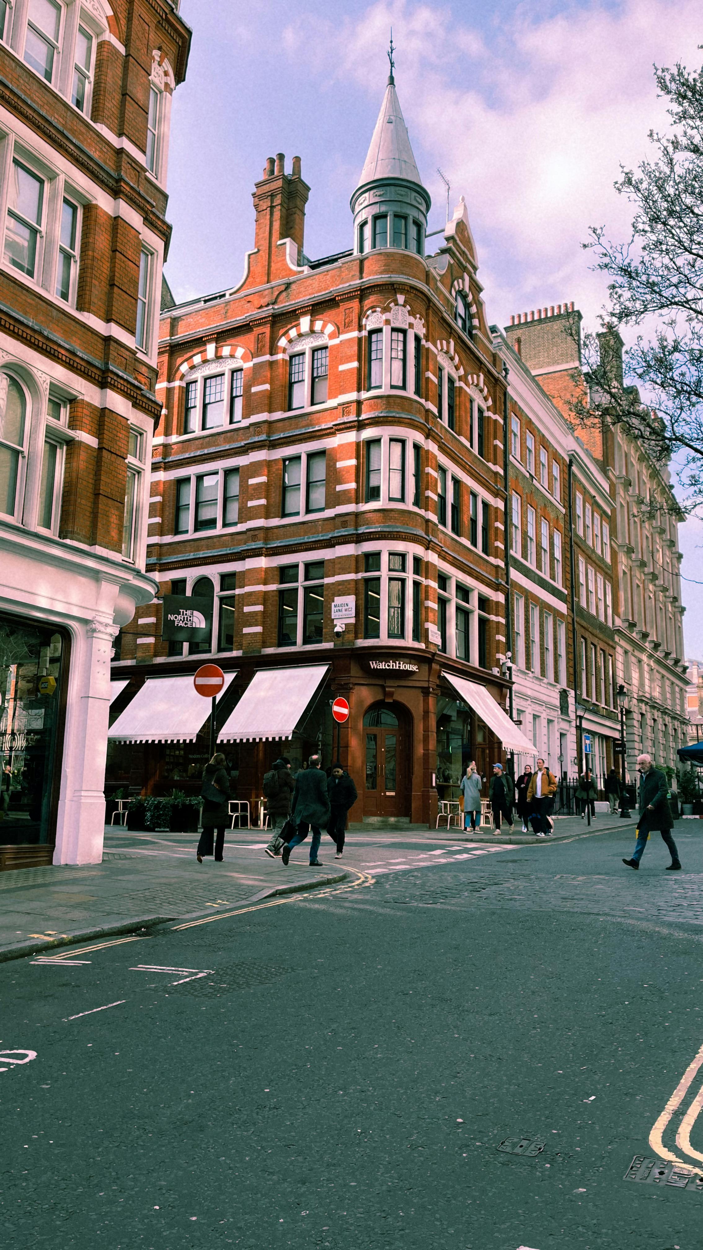 Historic Street View of London Architecture · Free Stock Photo