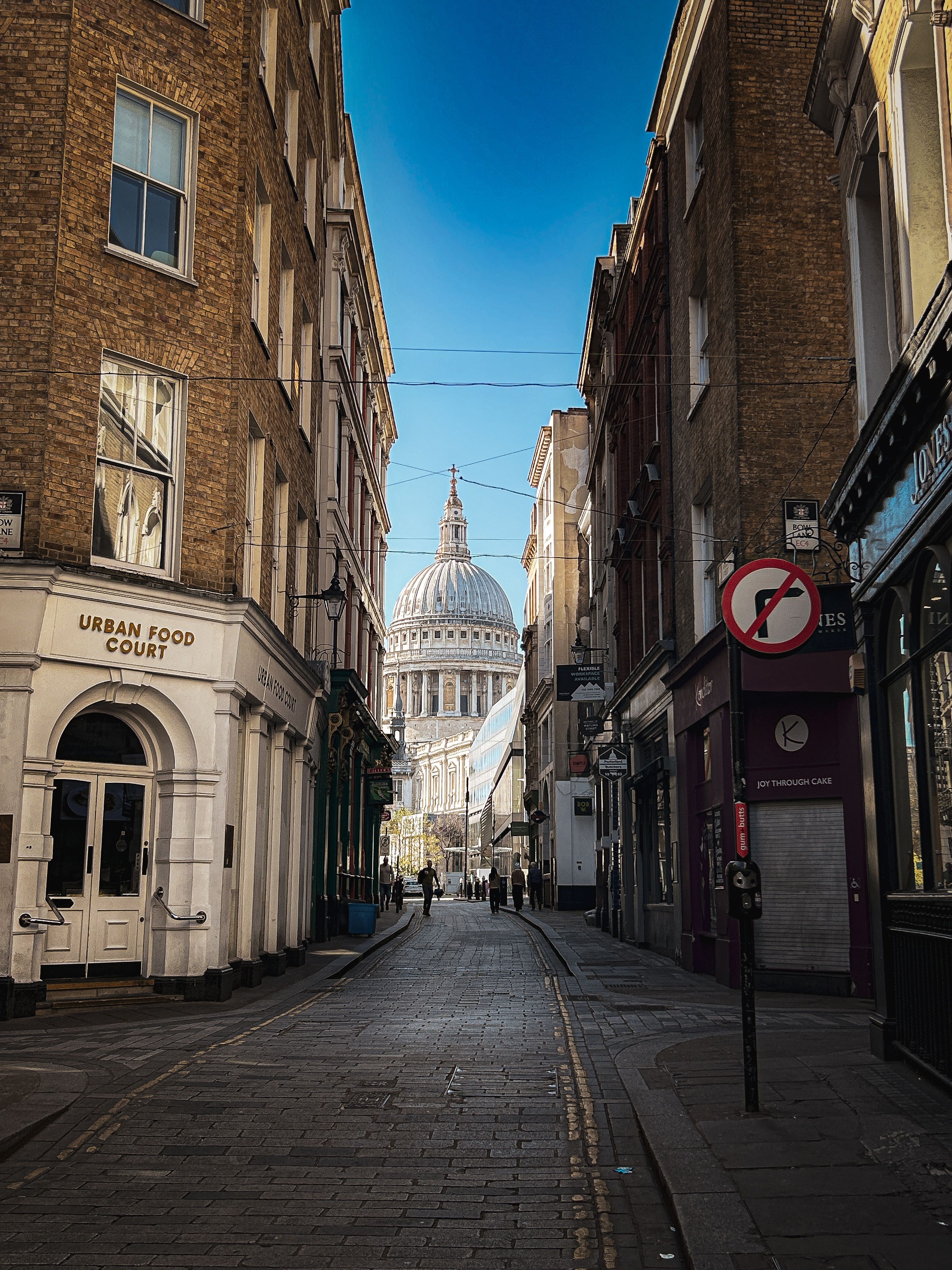 Jalanan London Yang Indah Dengan Pemandangan Katedral St. Paul · Foto ...