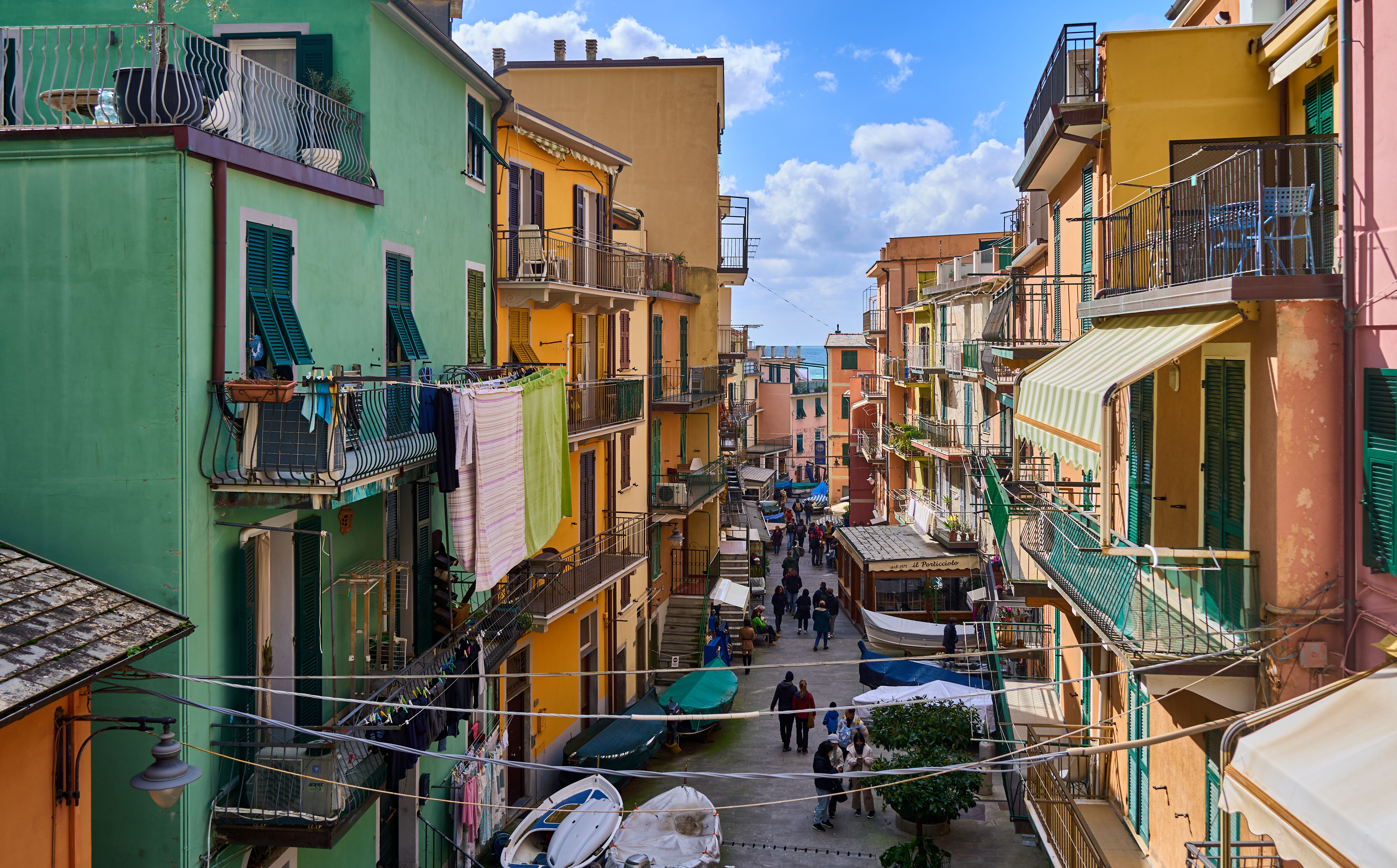 Colorful Italian Street in Riomaggiore · Free Stock Photo