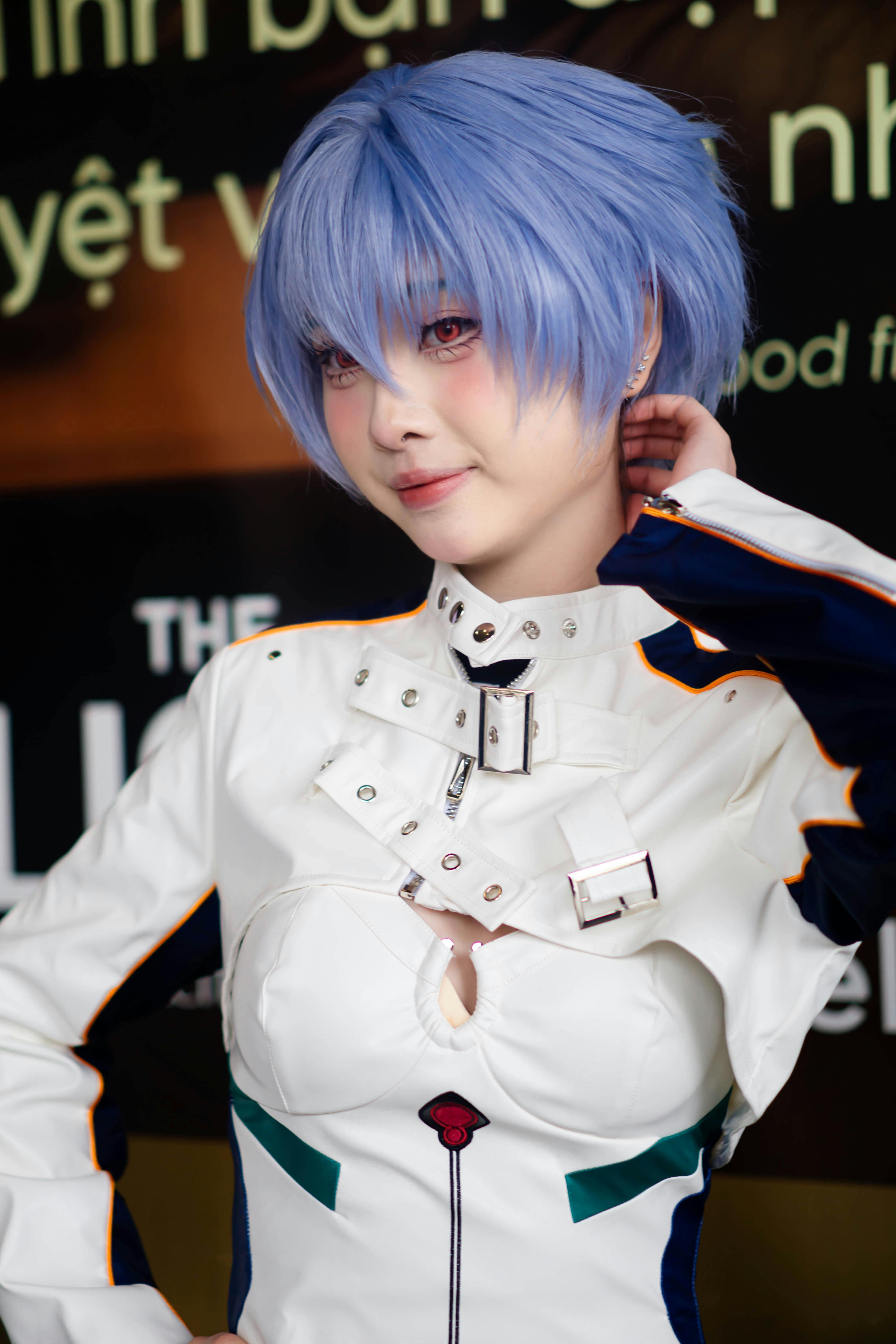 Cosplayer in Sci-Fi Themed Costume Posing · Free Stock Photo