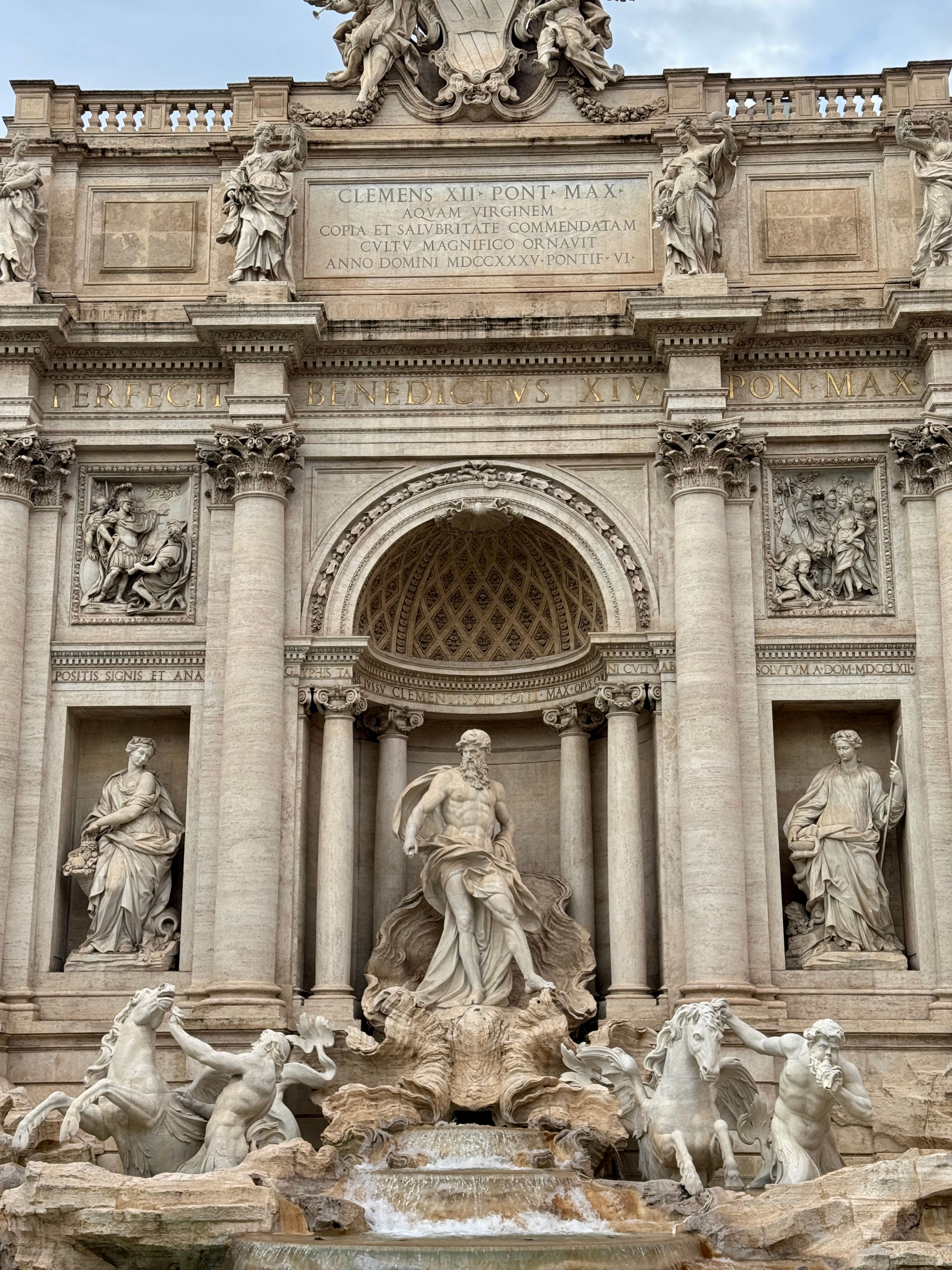 İtalya, Roma'daki Simgesel Trevi çeşmesi · Ücretsiz Stok Fotoğraf