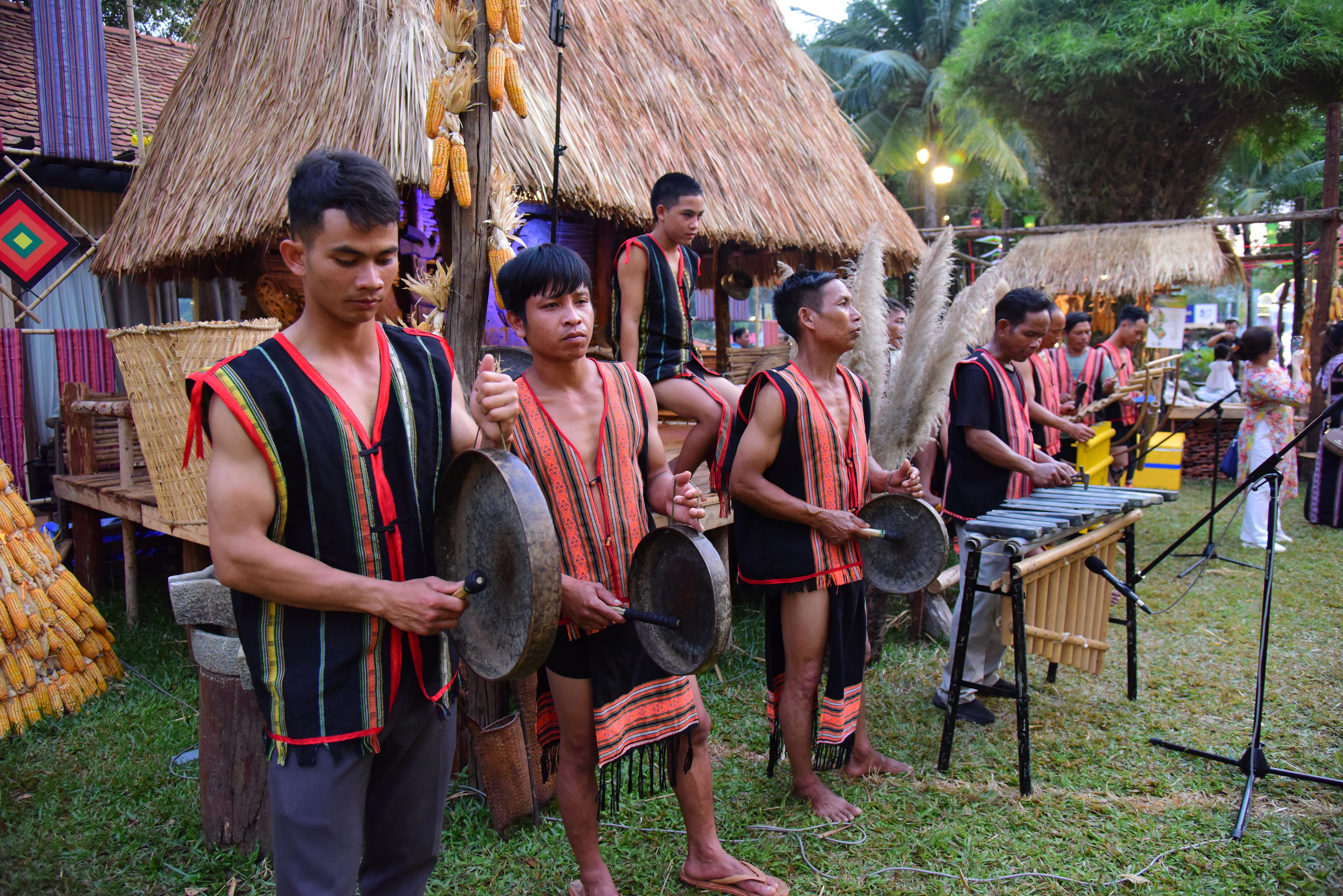 Traditional Southeast Asian Cultural Music Performance · Free Stock Photo