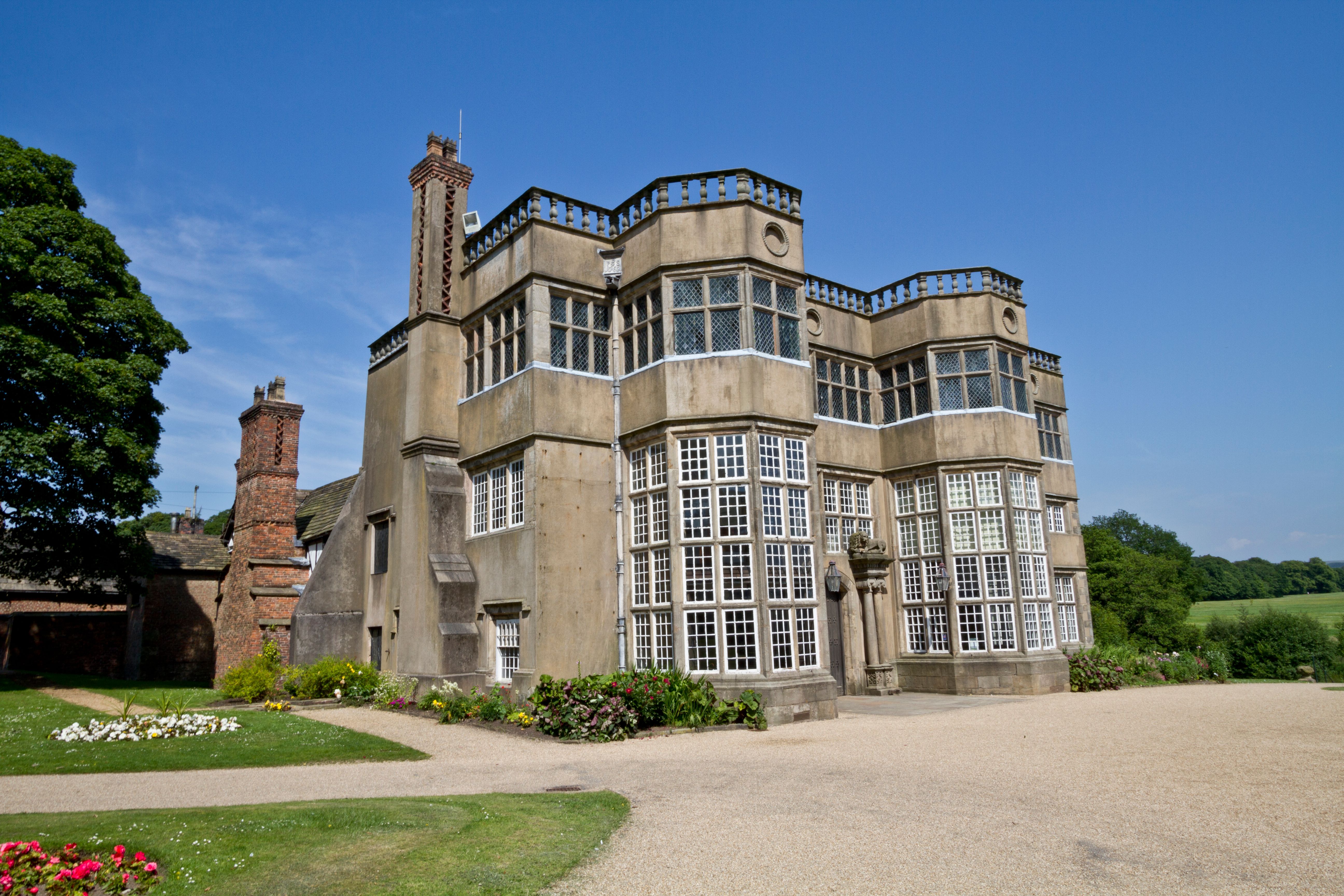 Historic Astley Hall in Lancashire England · Free Stock Photo