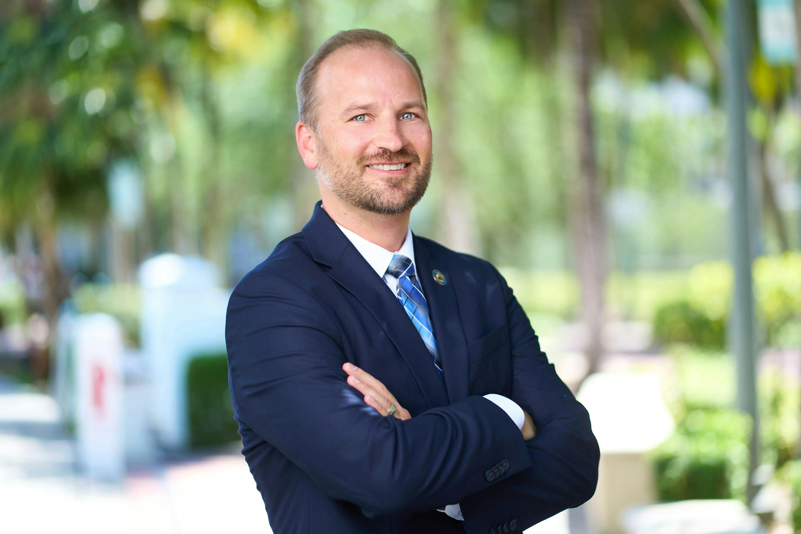 Professional Man Smiling With Arms Photos, Download The BEST Free ...