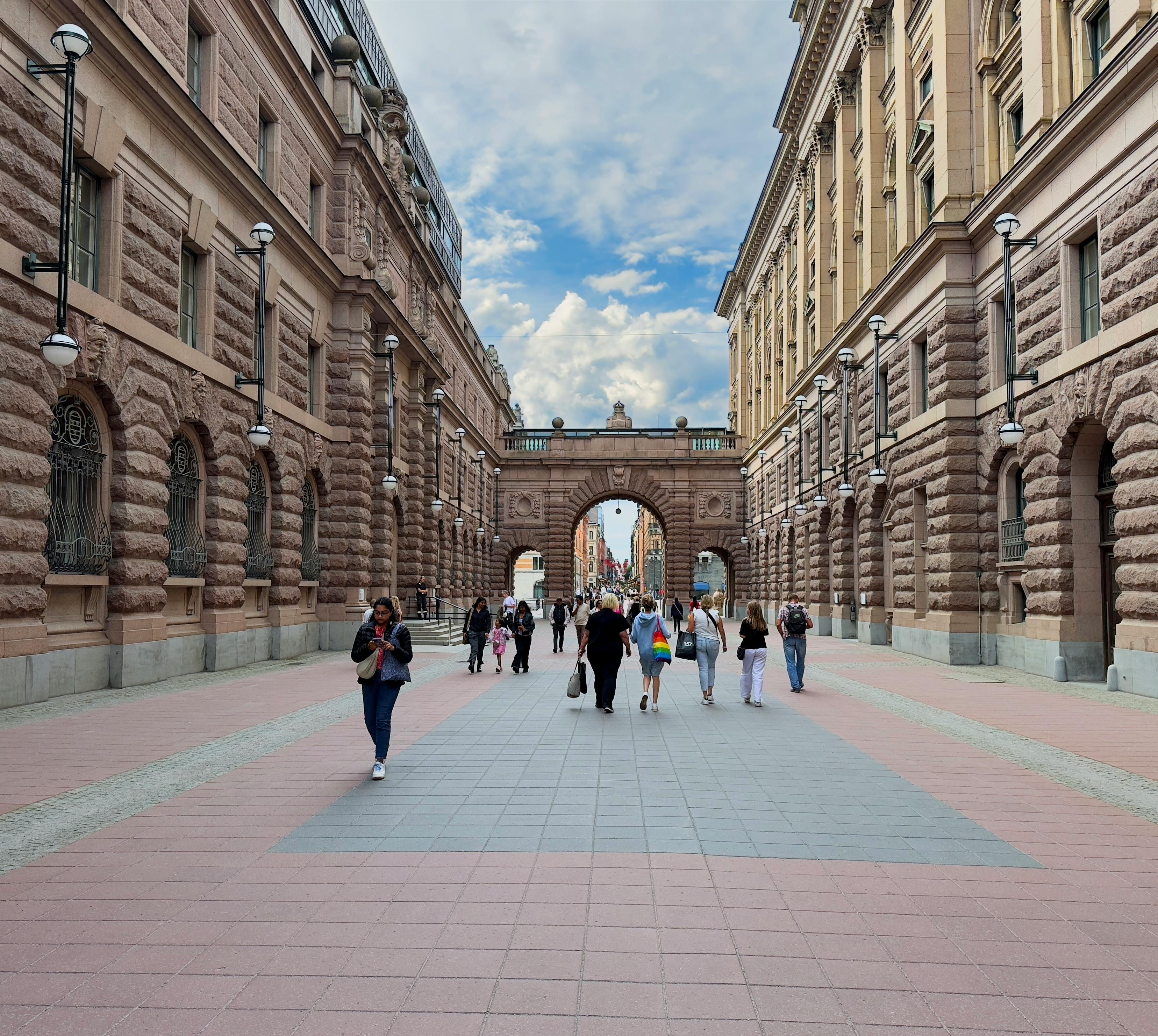 Parliament Mic Photos, Download The BEST Free Parliament Mic Stock ...