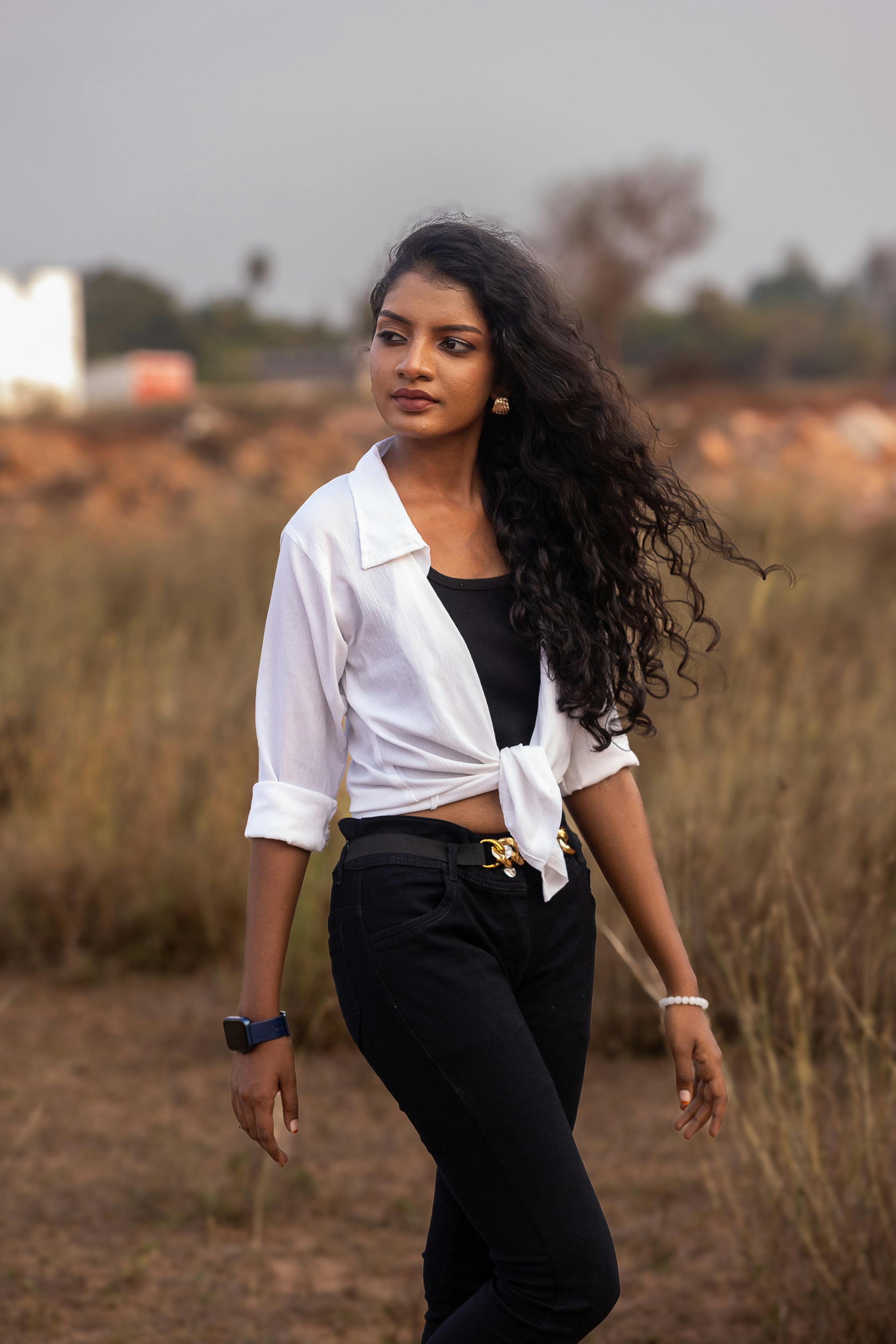 Female Standing Photos, Download The BEST Free Female Standing Stock ...