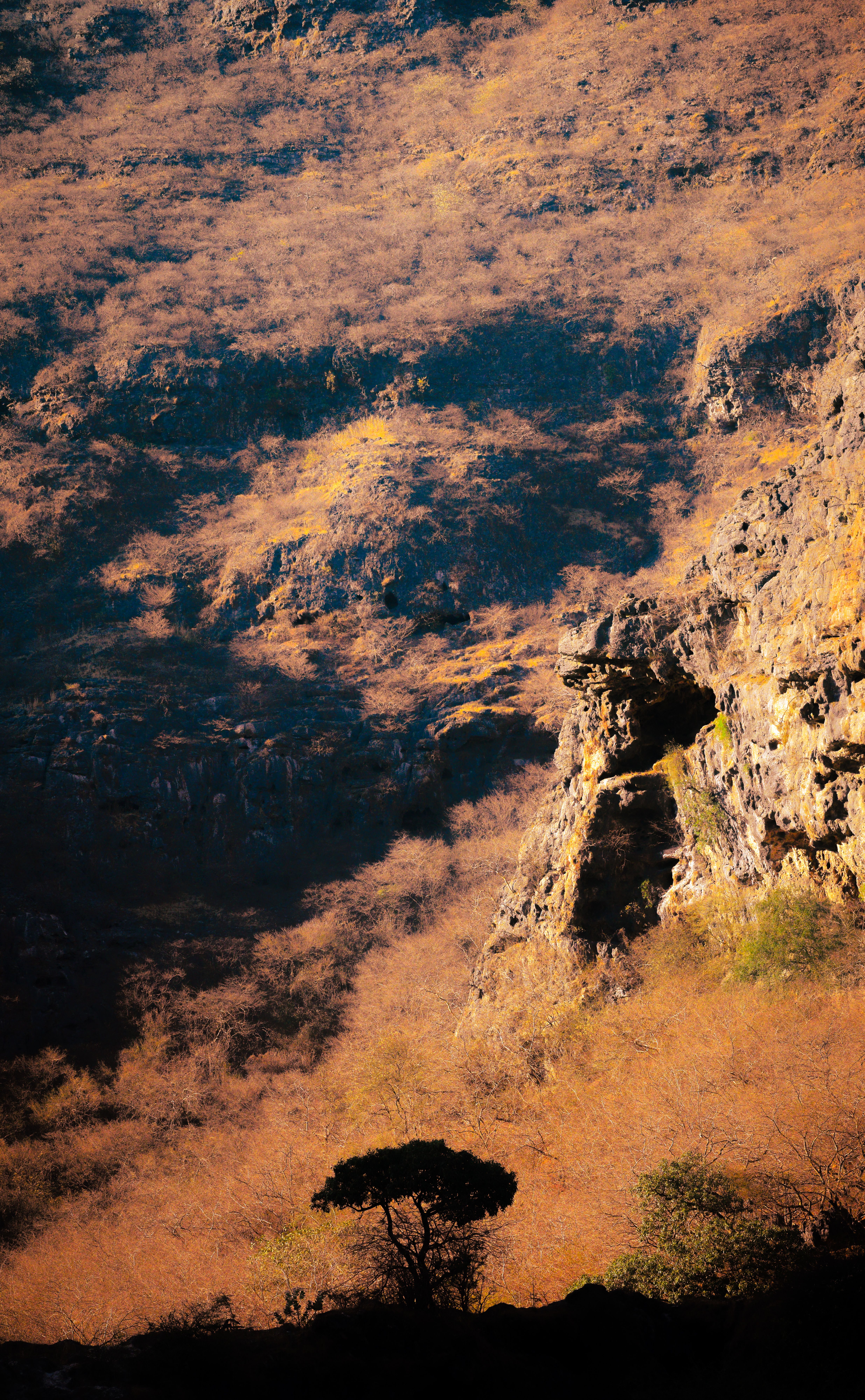 Scenic Mountain Landscape with Rocky Cliffs · Free Stock Photo