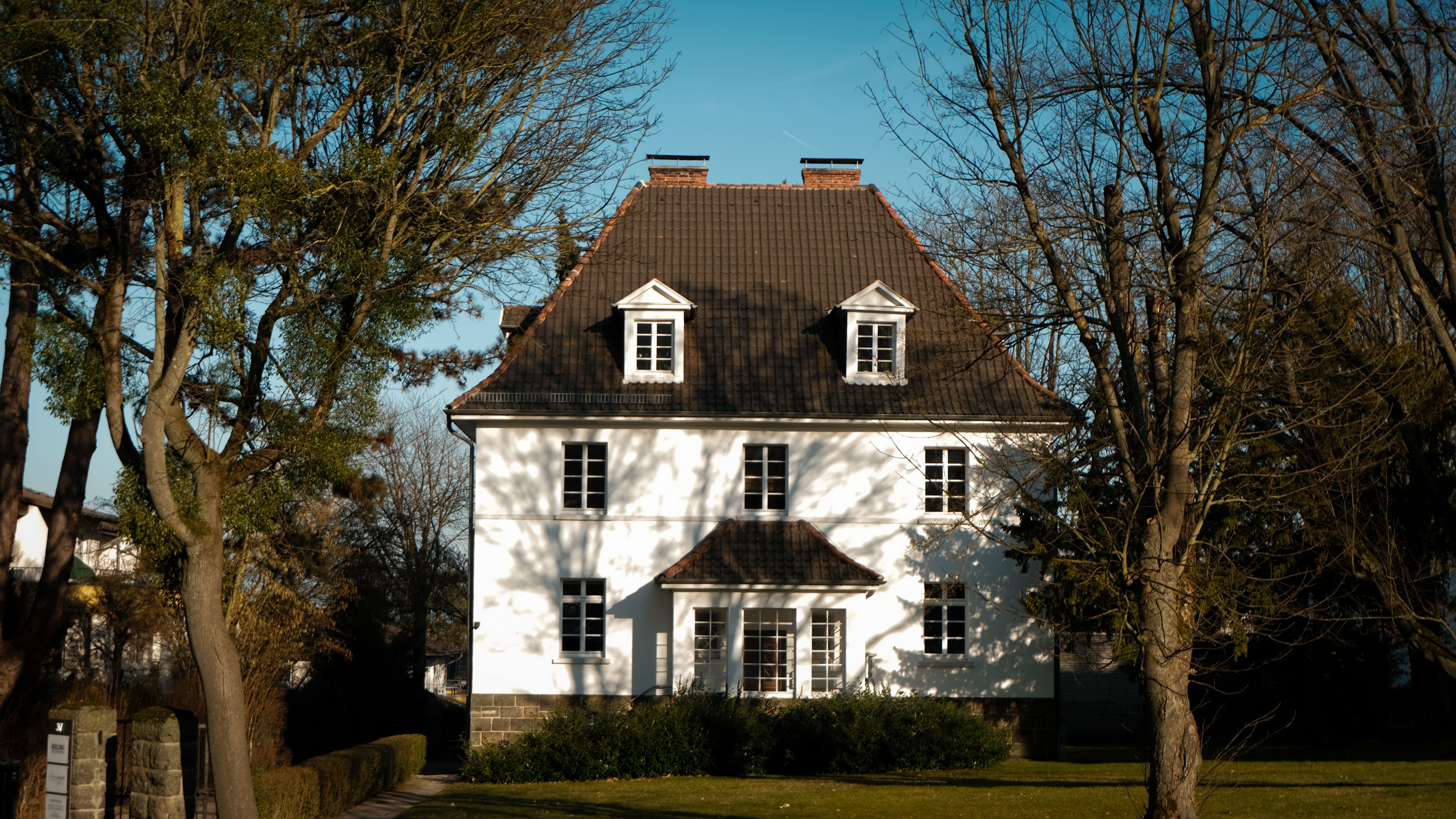 House With Shadow Photos, Download The BEST Free House With Shadow ...