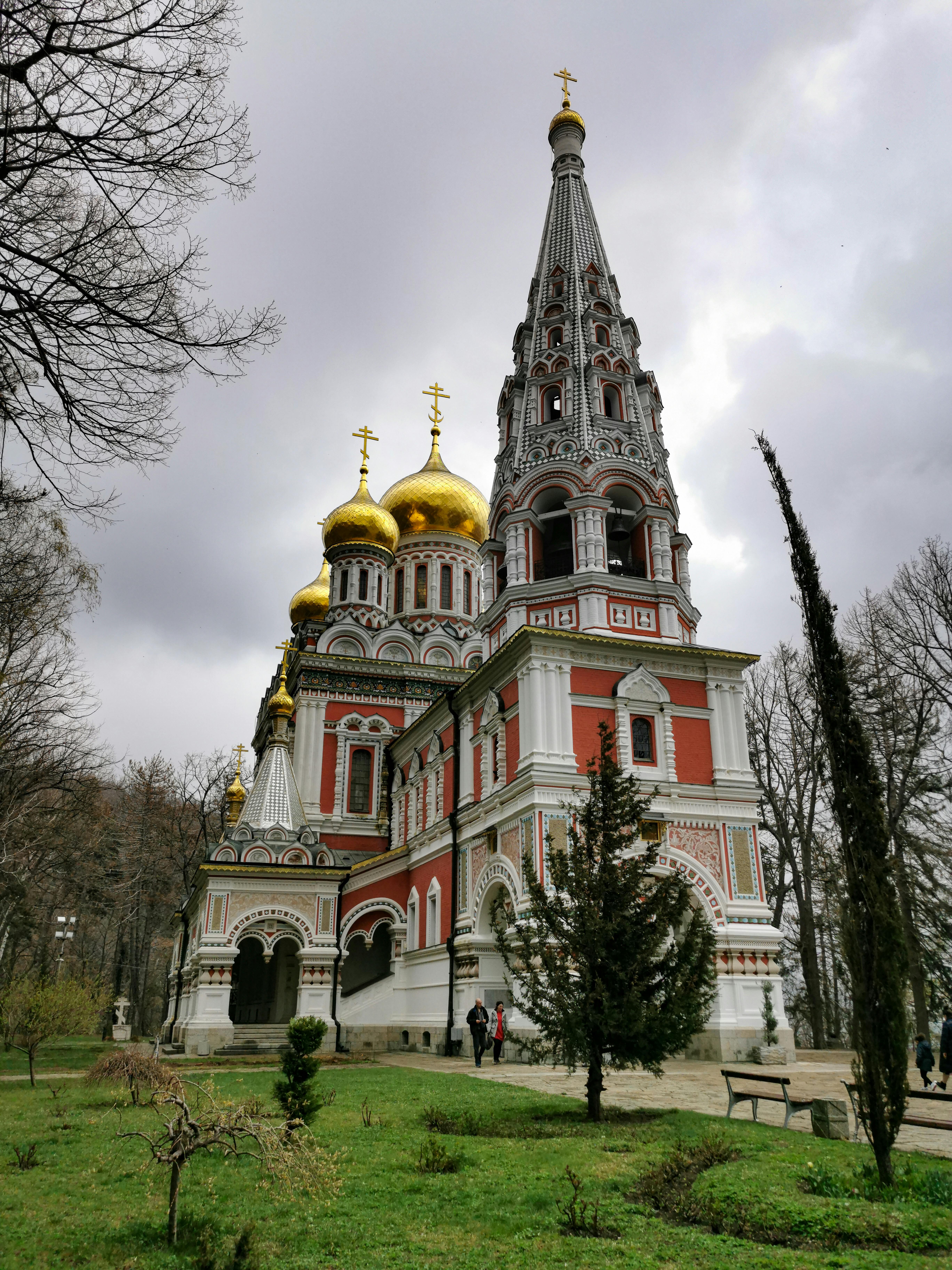 Stunning Architecture of the Bulgarian Temple · Free Stock Photo