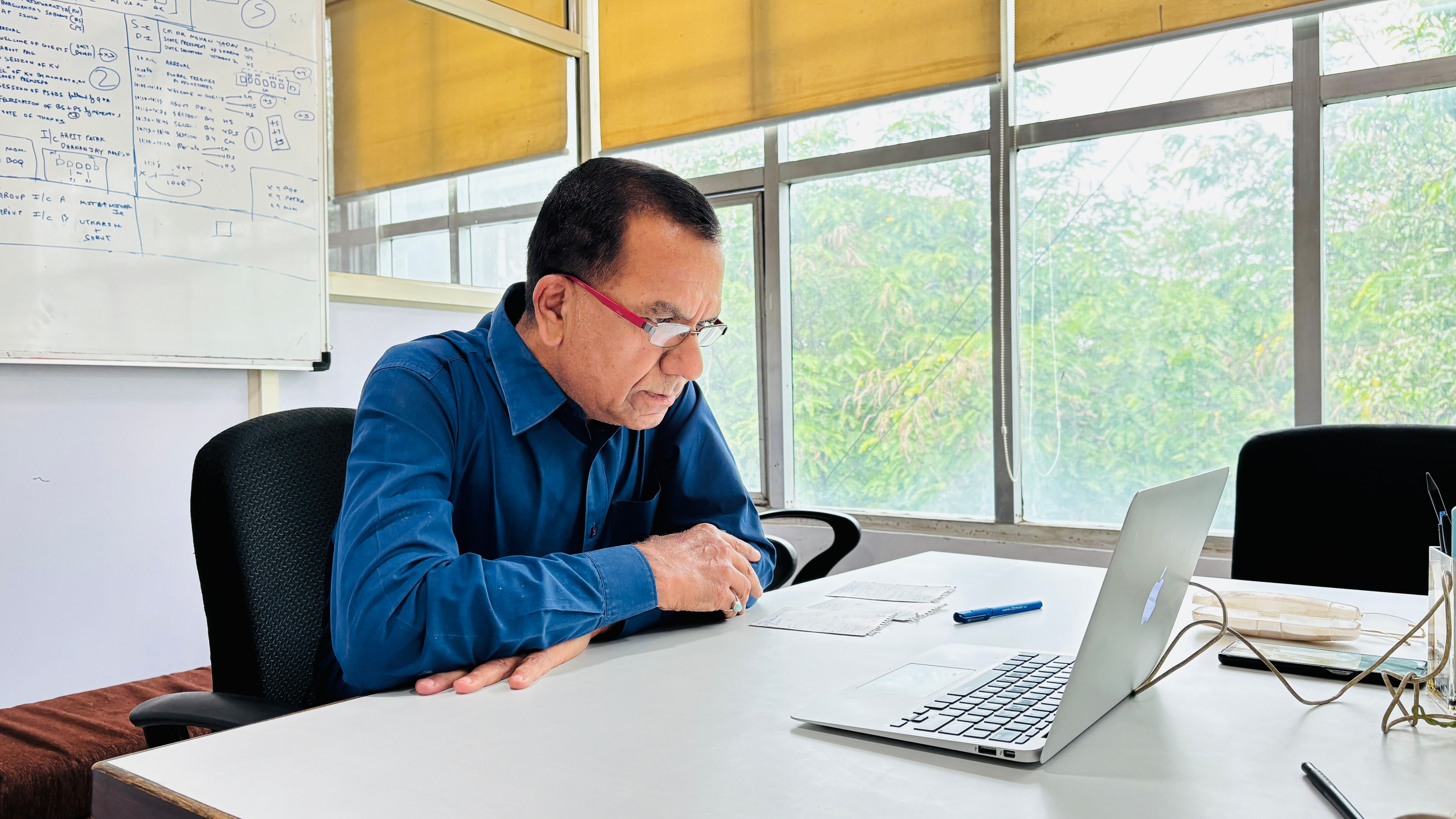 Office Teamwork Photos, Download The BEST Free Office Teamwork Stock ...