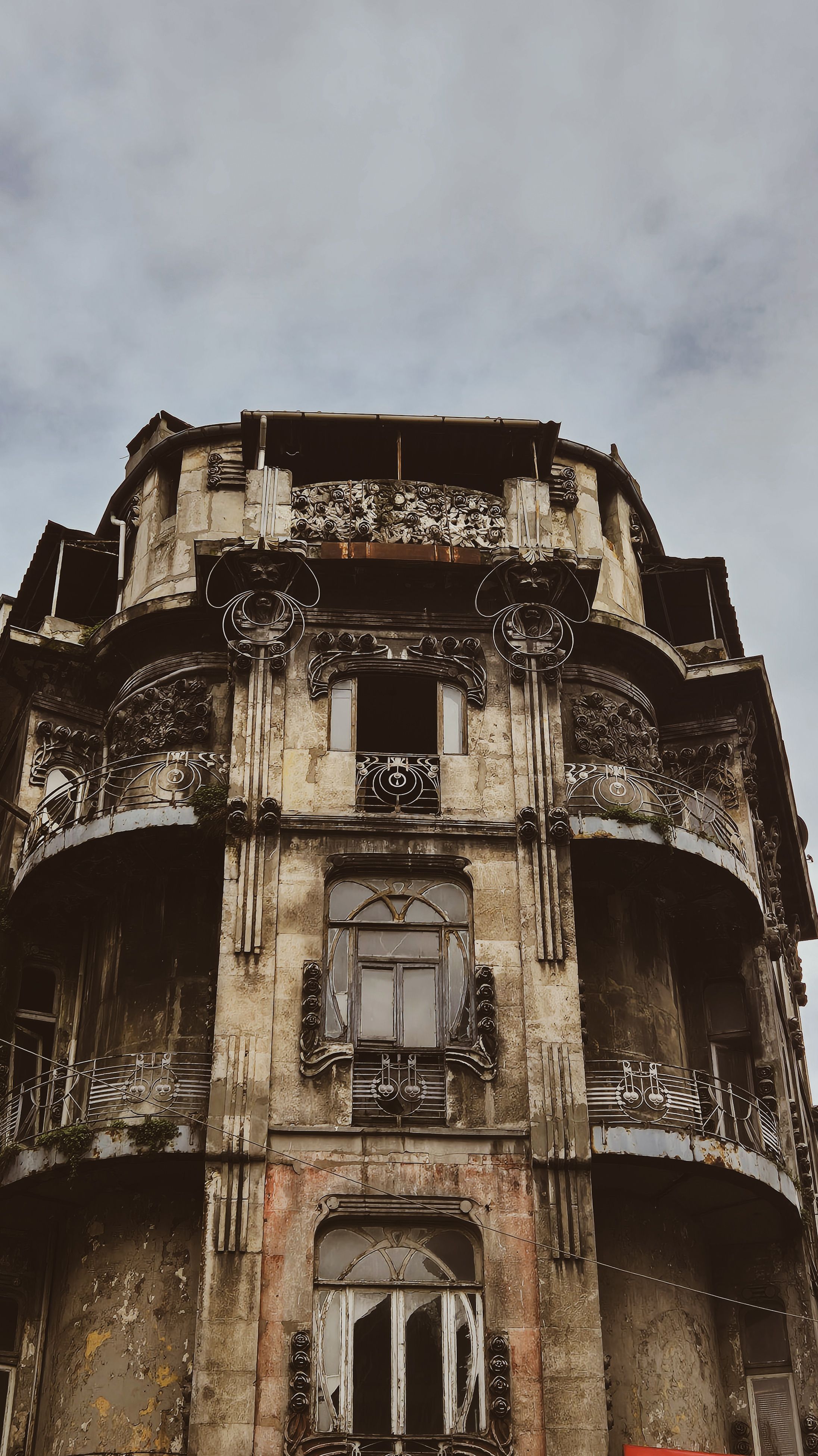 Abandoned Historic Building with Ornate Facade · Free Stock Photo