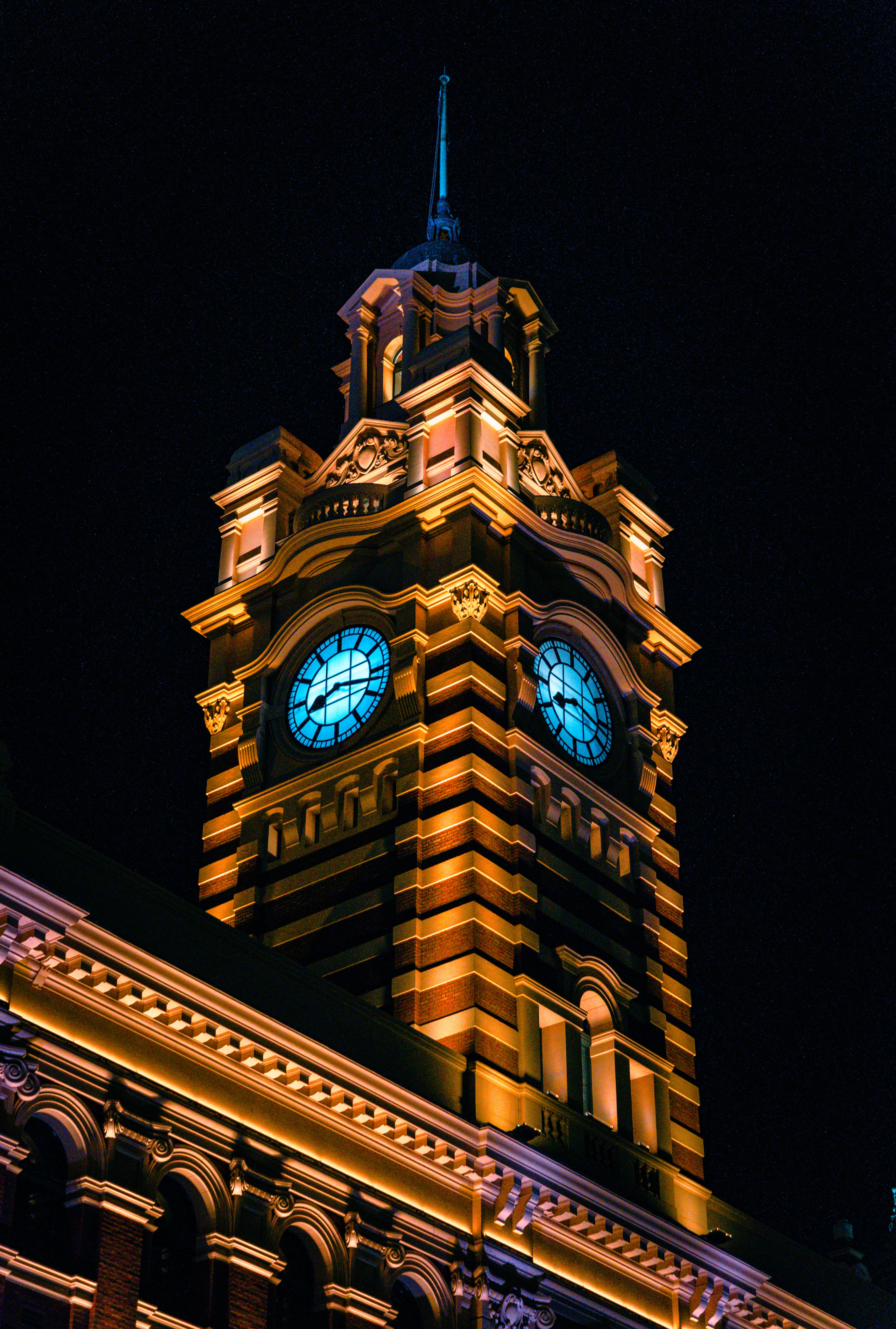 Illuminated Clock Tower at Night · Free Stock Photo
